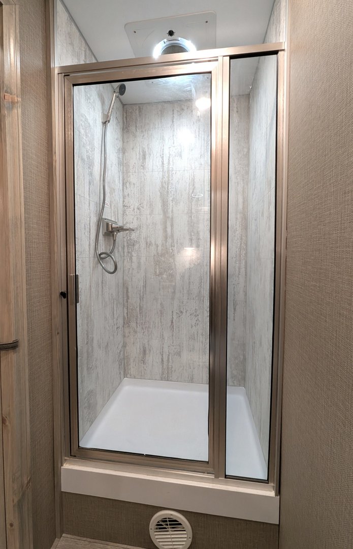 28 foot Rolling Garage with 14 foot Living Area for Sale in ELKTON, MD ...