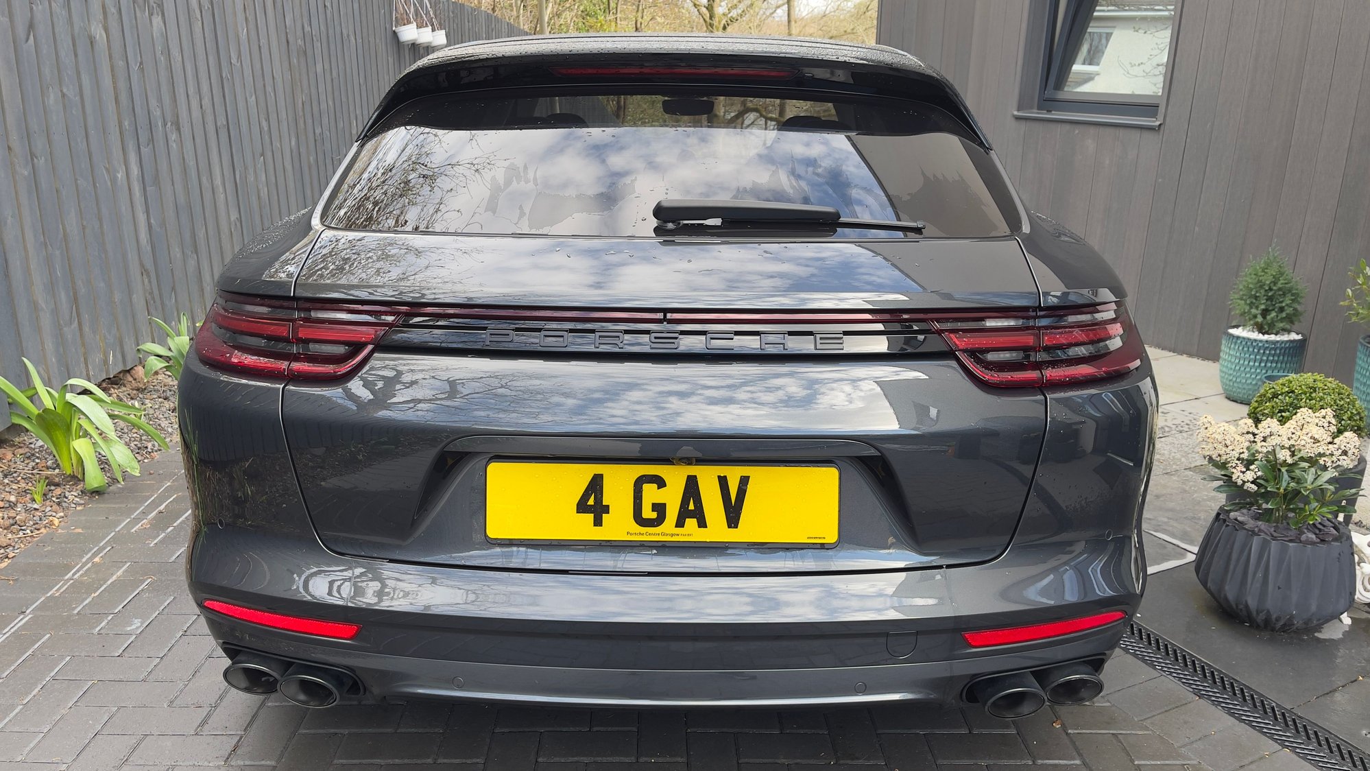 971 Panamera: remove (delete) rear tailgate "PORSCHE" logo lettering ...