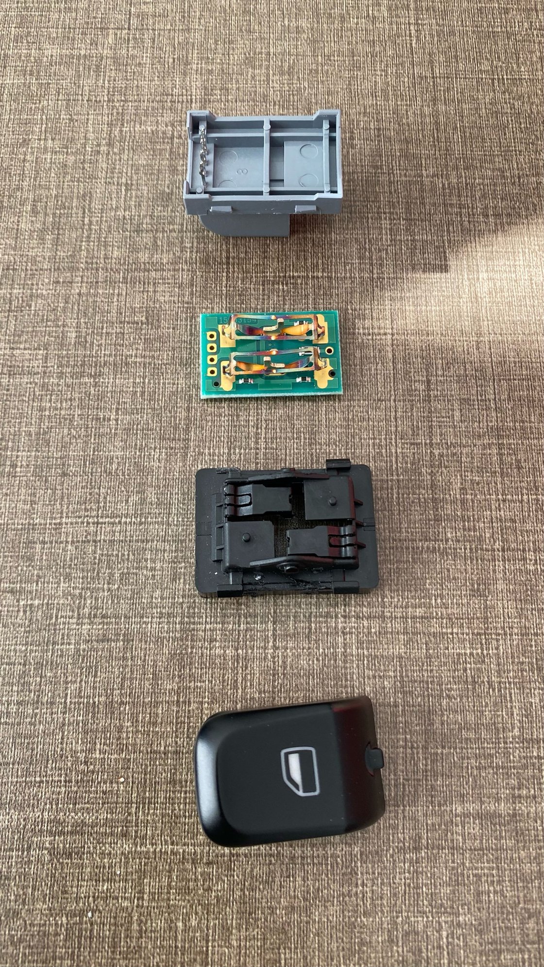 rear right window swtich can't roll up the window - AudiWorld Forums