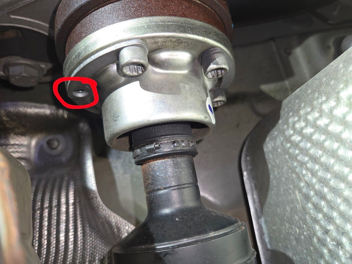 Broken drive shaft bolt rear differential - AudiWorld Forums