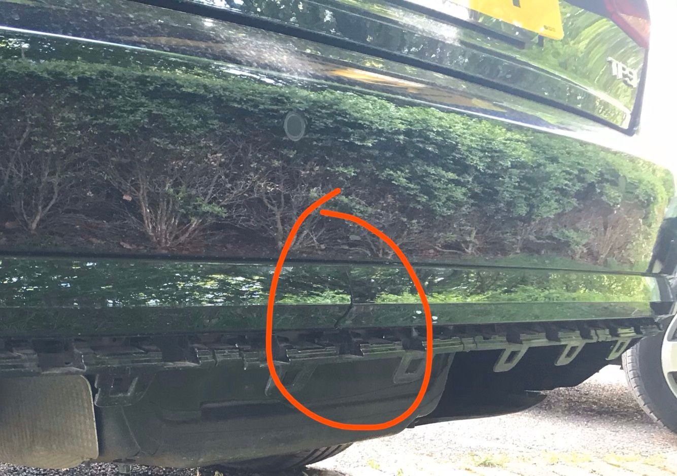 UK: Crack in tail panel - AudiWorld Forums