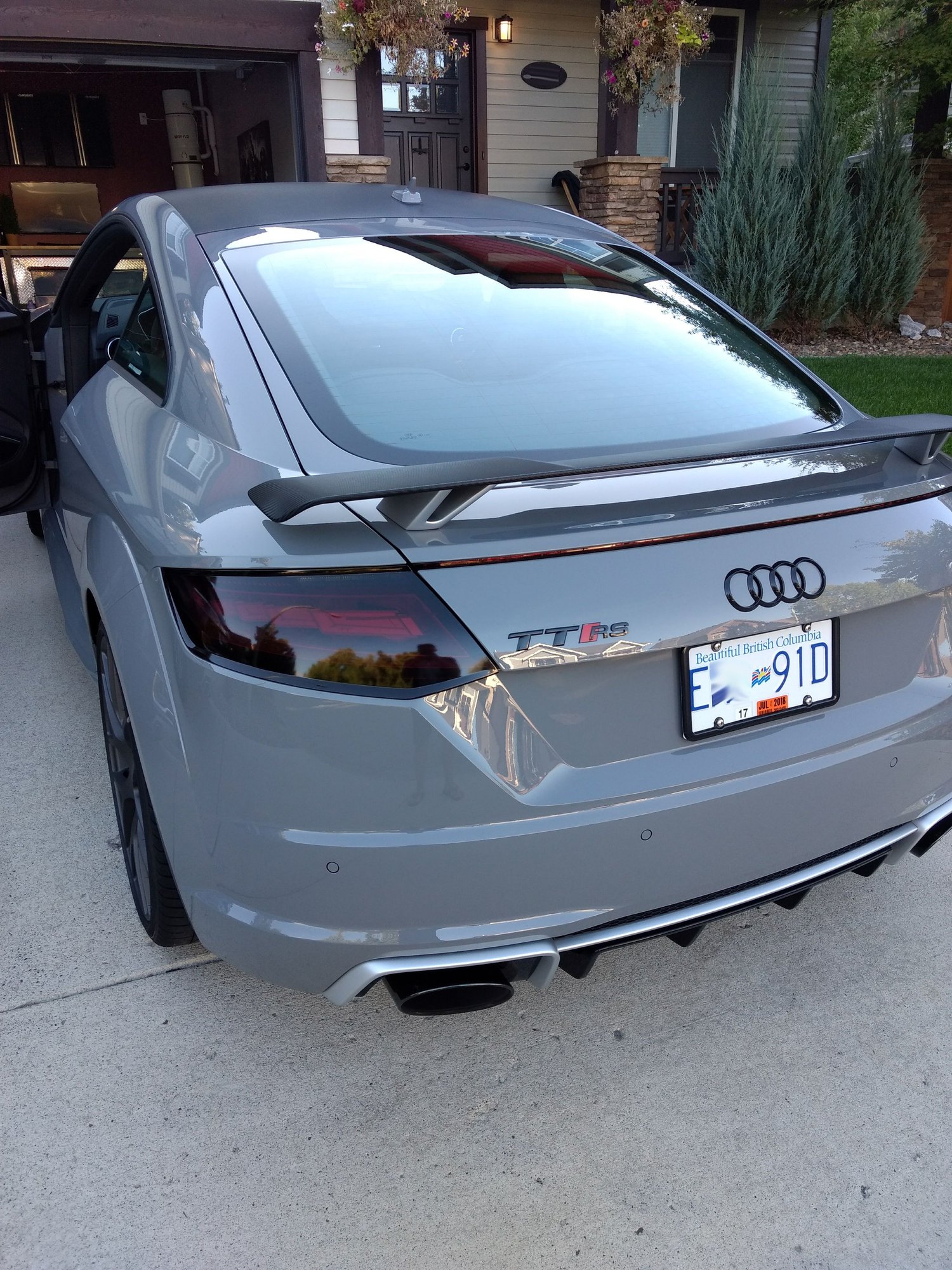 TTRS: Wrapped roof, spoiler, mirror caps, blacked out badges, tinted ...