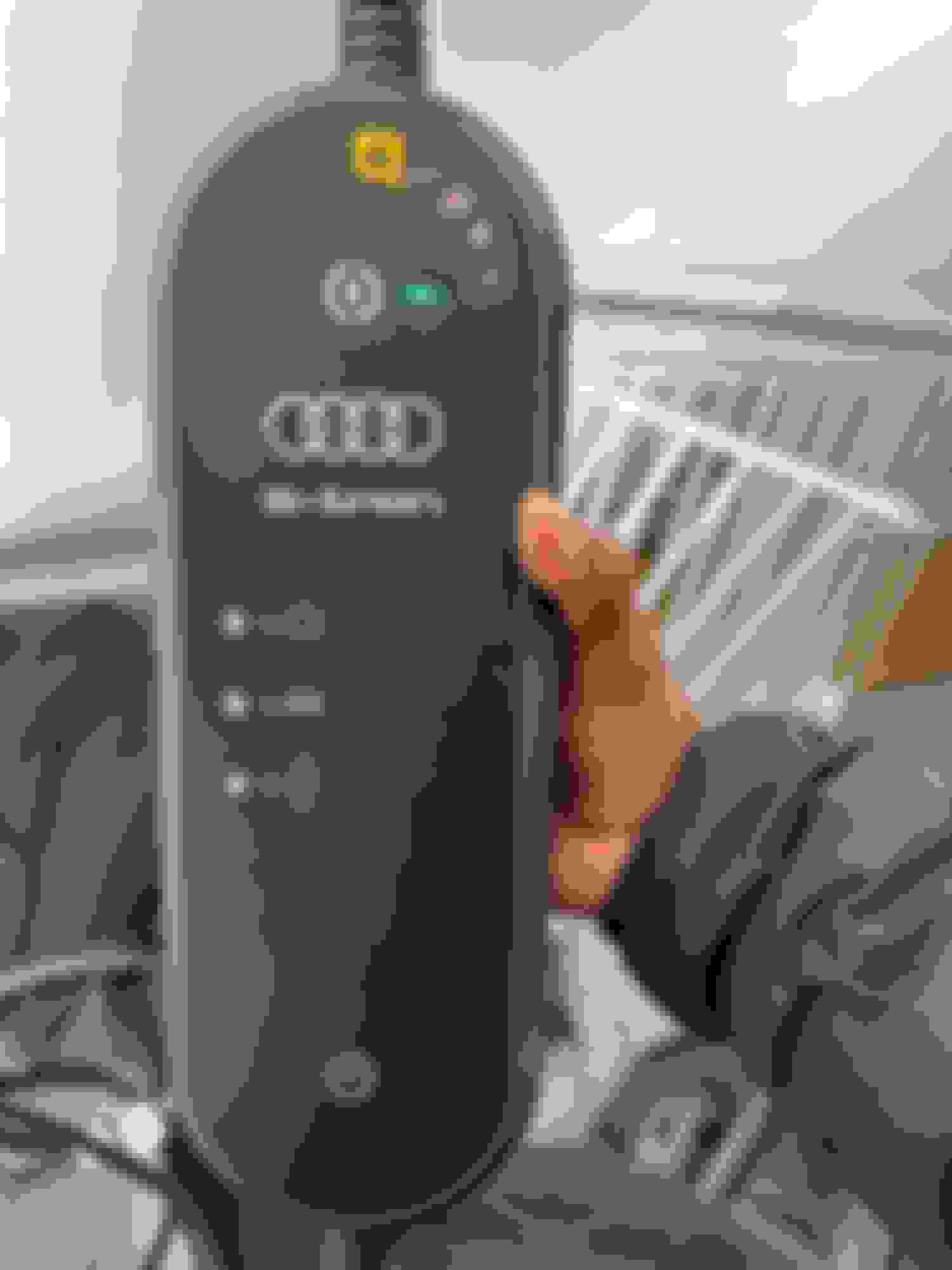 Charging Cable Recall 93U6/23V842 - Page 9 - AudiWorld Forums