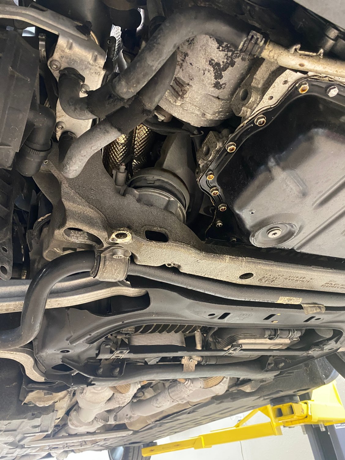 V10 engine mount replacement procedure needed - AudiWorld Forums