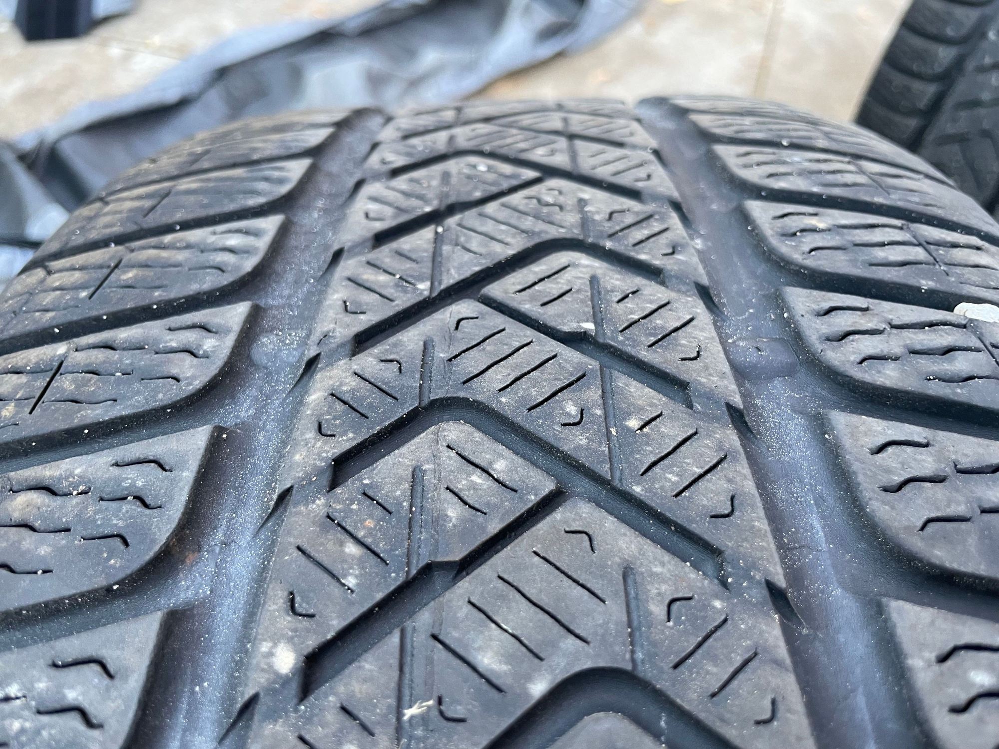 Set of 4 Andros Spec K 19x8.5 ET45 with Pirelli Sottozero 3, 235/35-19 ...