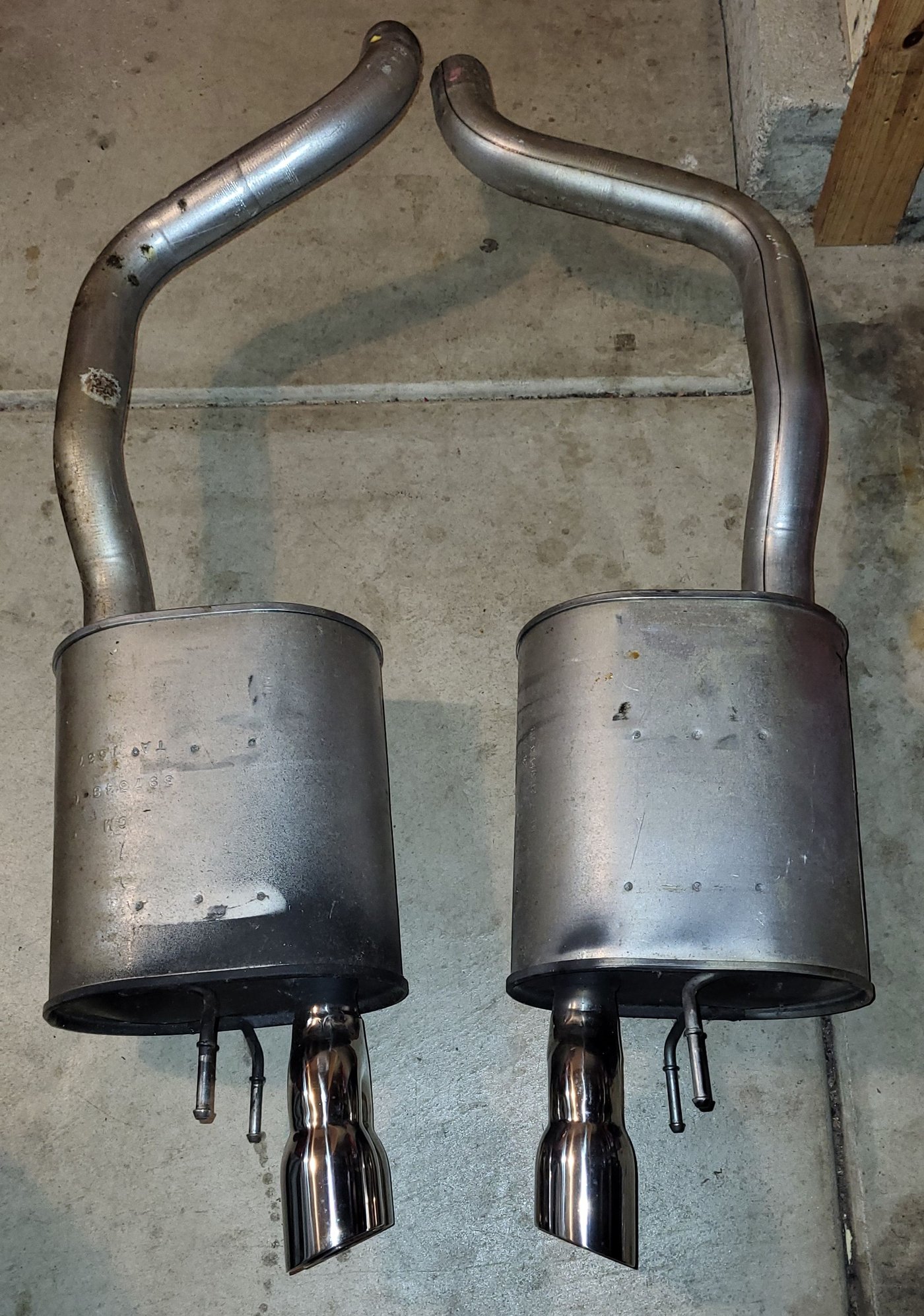 FS (For Sale) Base C6 OEM Exhaust, Intake, and Center Brake Light Bezel ...