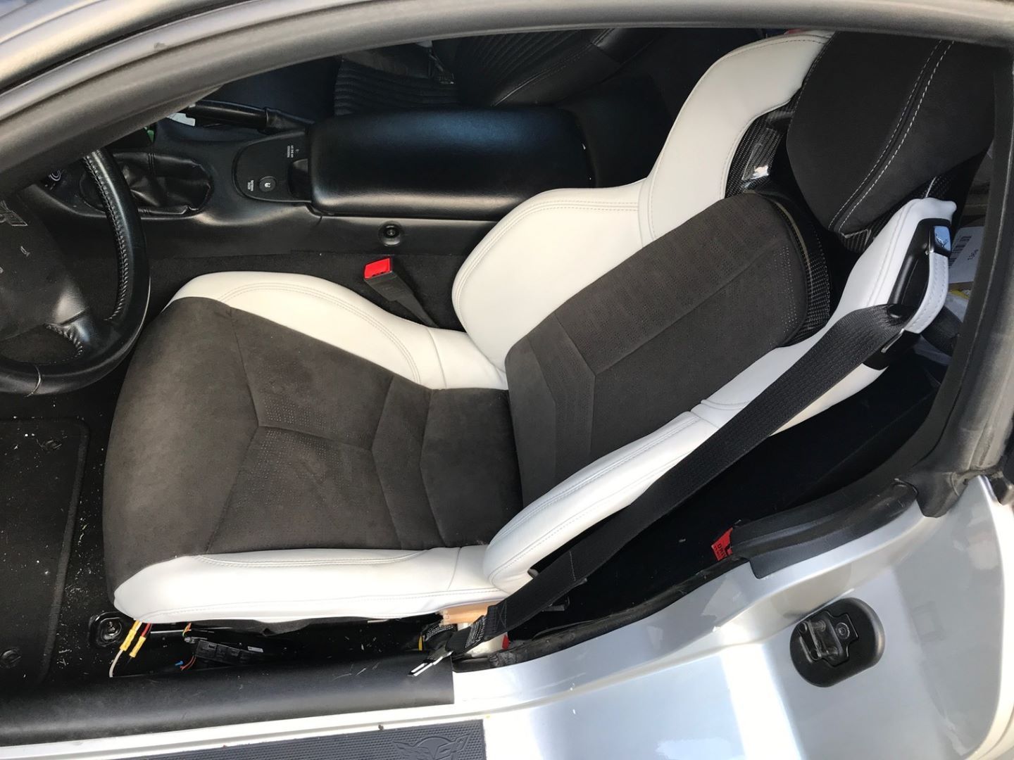 C5 Sport seat to C8 GT1 Seat Conversion...need help with wiring guys ...