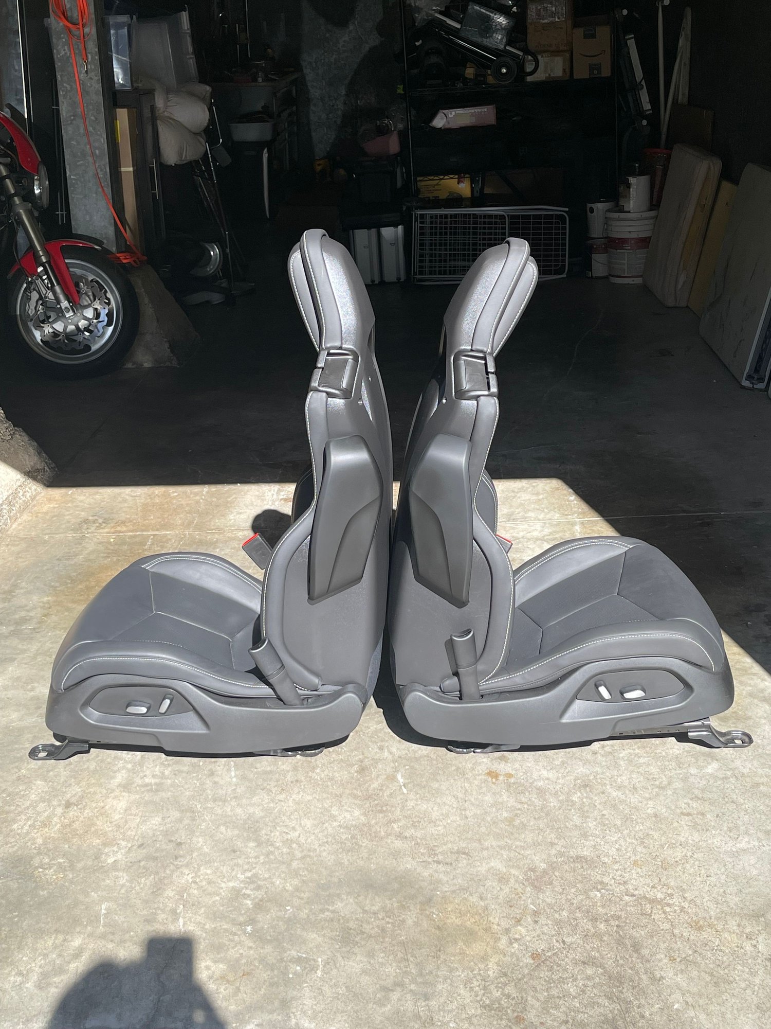 FS (For Sale) C8 GT1 Black Leather 6-Way Power Seats, Mint ...