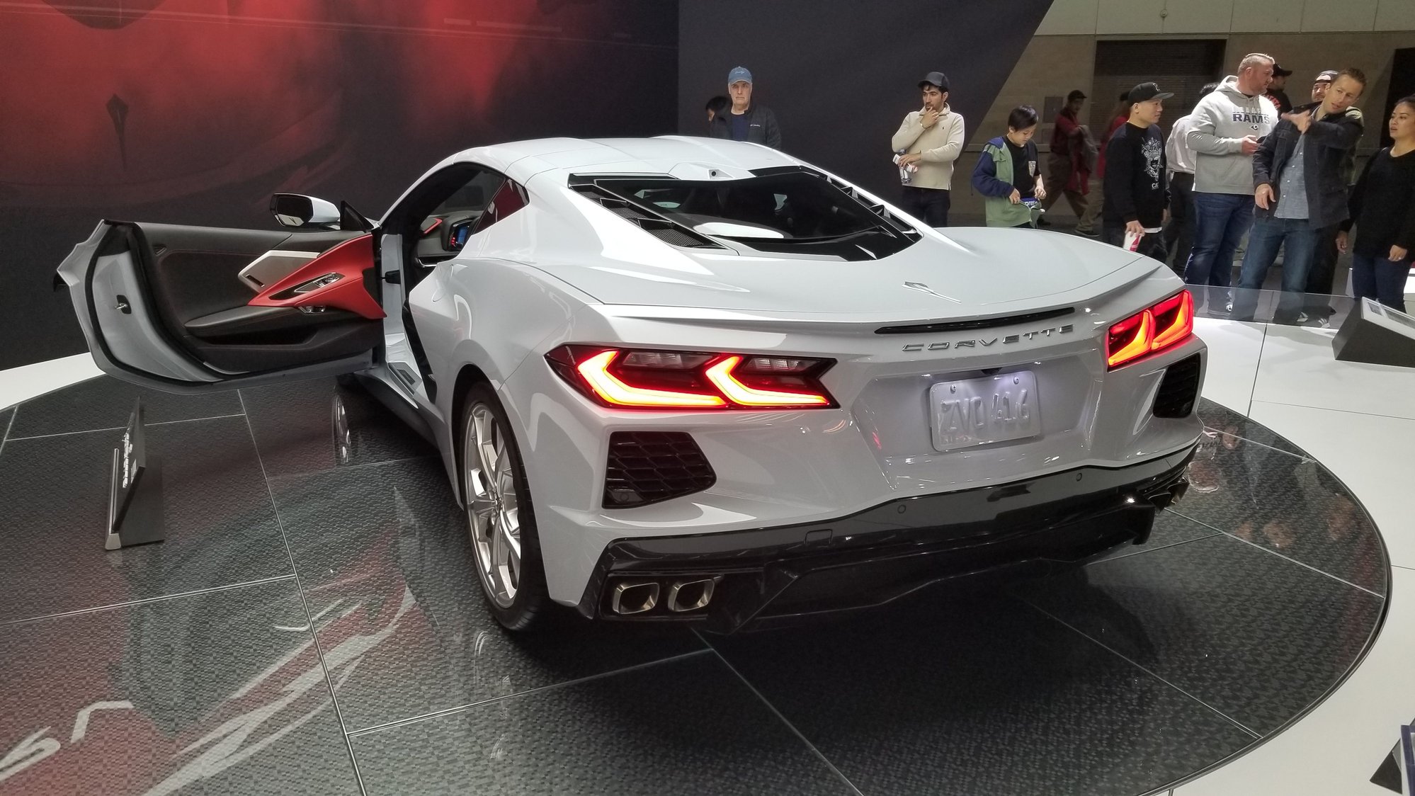Corvette pictures--LA auto show - CorvetteForum - Chevrolet Corvette ...