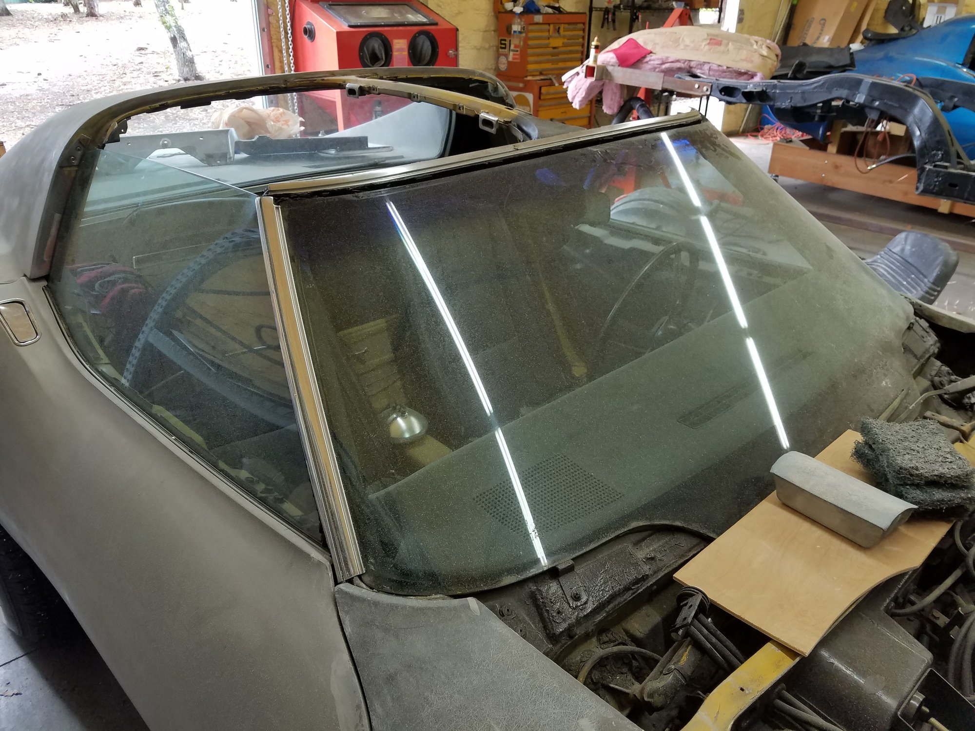 C3 windshield install? - CorvetteForum - Chevrolet Corvette Forum Discussion