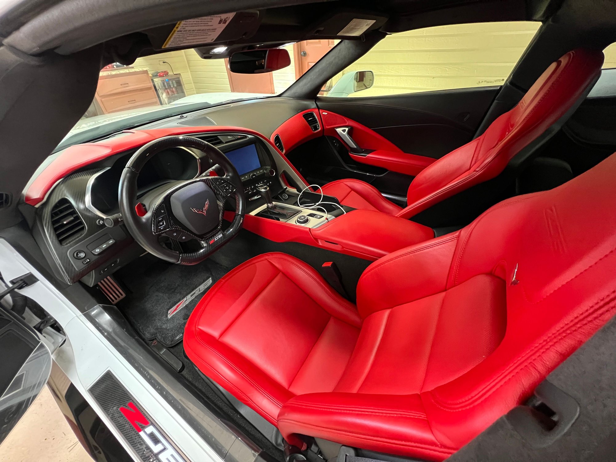 FS (For Sale) 16 c7 z06 Arctic White Red Interior a8 3lz 14k miles ...