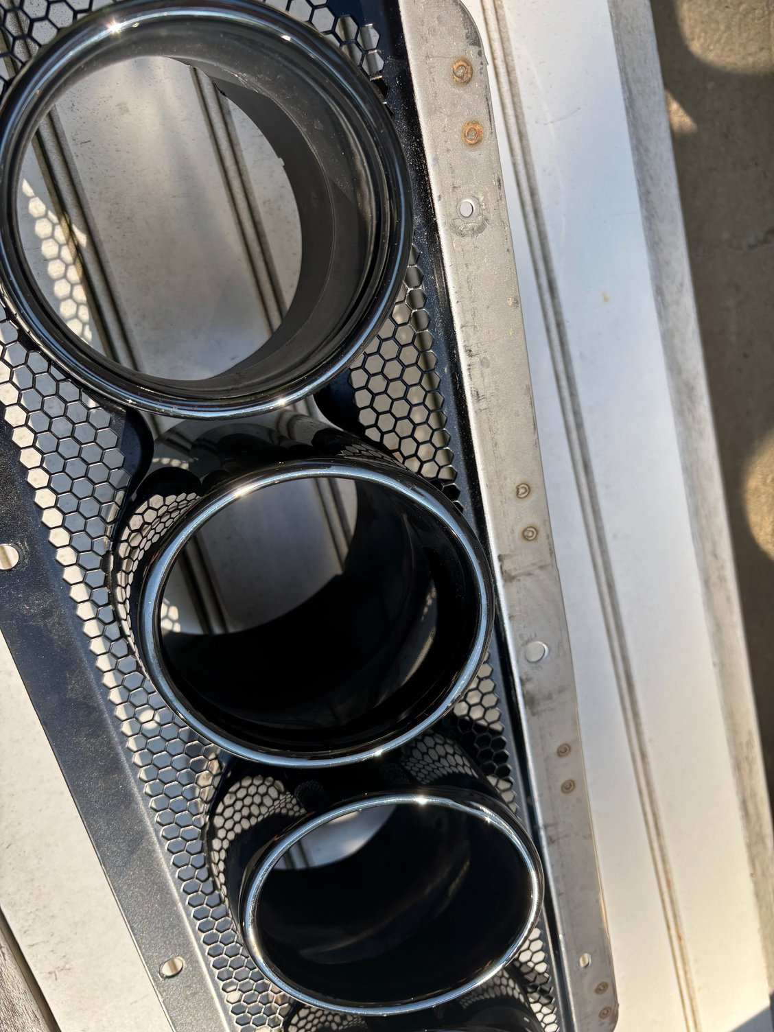 FS (For Sale) C8 Z06 Black Exhaust Tips & Bezel - CorvetteForum ...