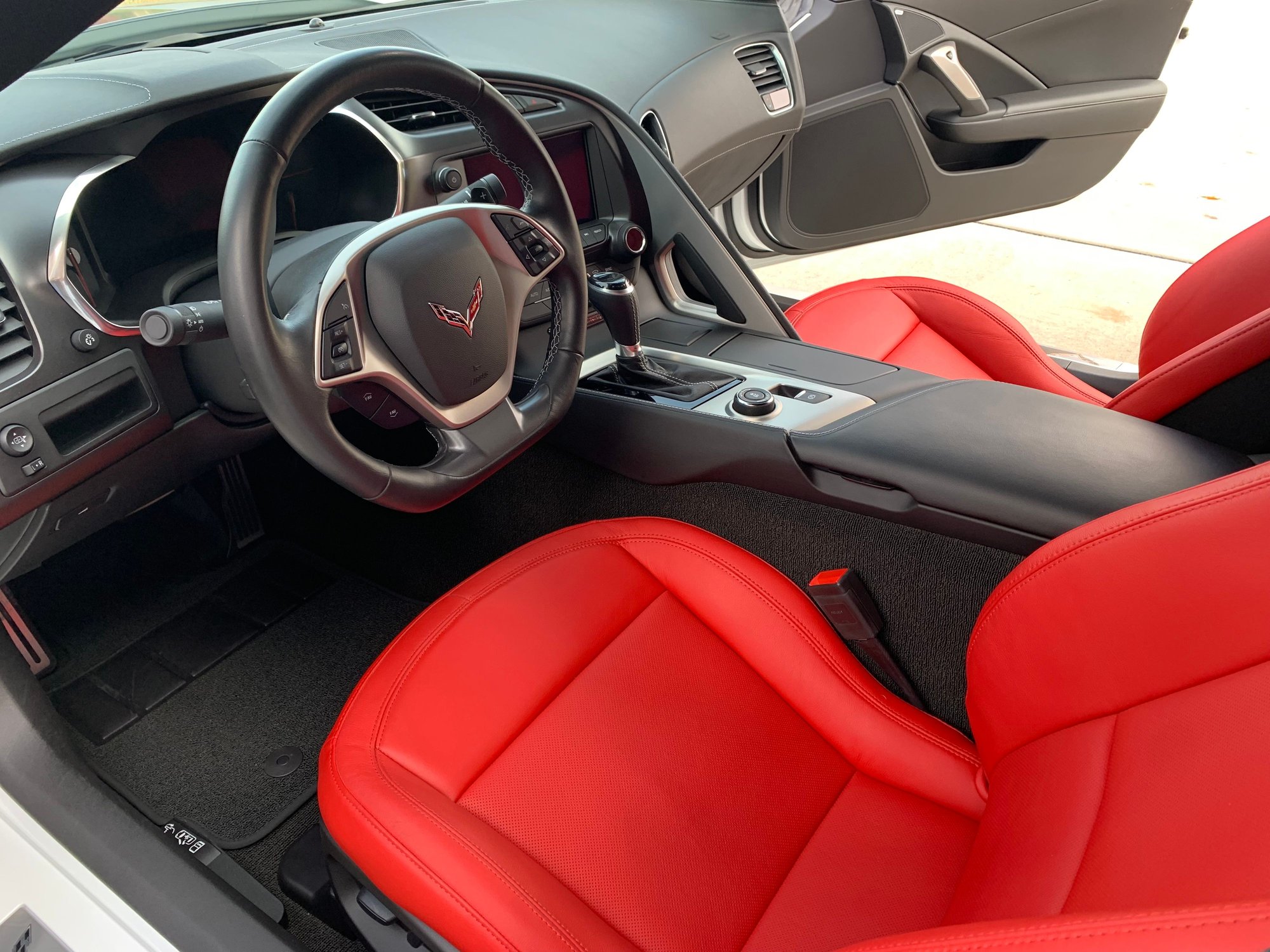 FS (For Sale) 2019 Stingray, Arctic White/Red, A8, 8,167 miles ...