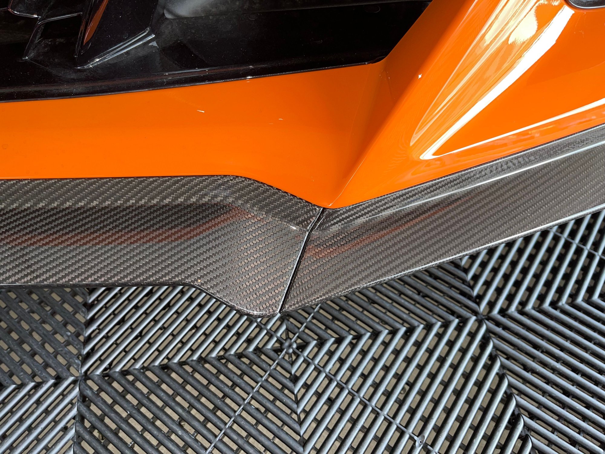 Apsis: Now we have 2023 C8 Z06 Front Splitter + Side Skirt + Dive Plane ...