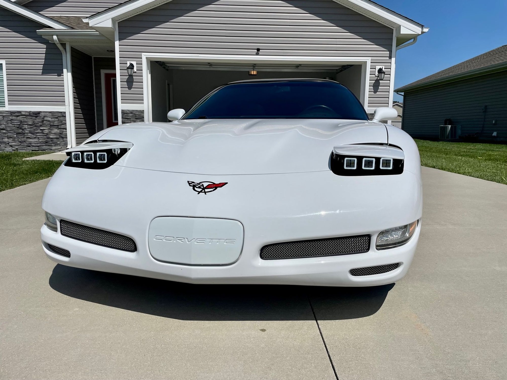 FS (For Sale) '04 Corvette C5 coupe - Artic White / Red Interior / S ...