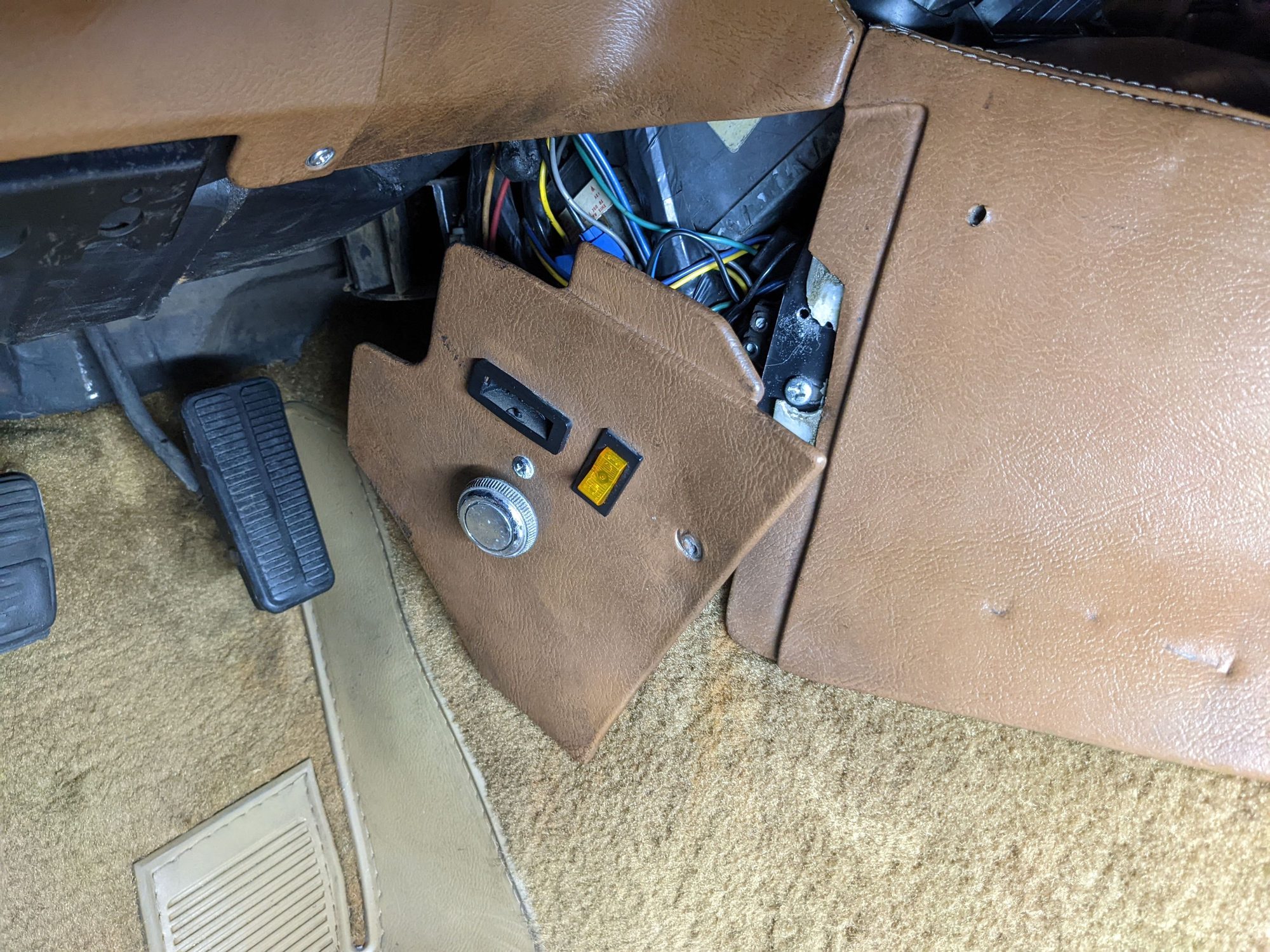 What's this in the driver's footwell center/side panel? - CorvetteForum ...