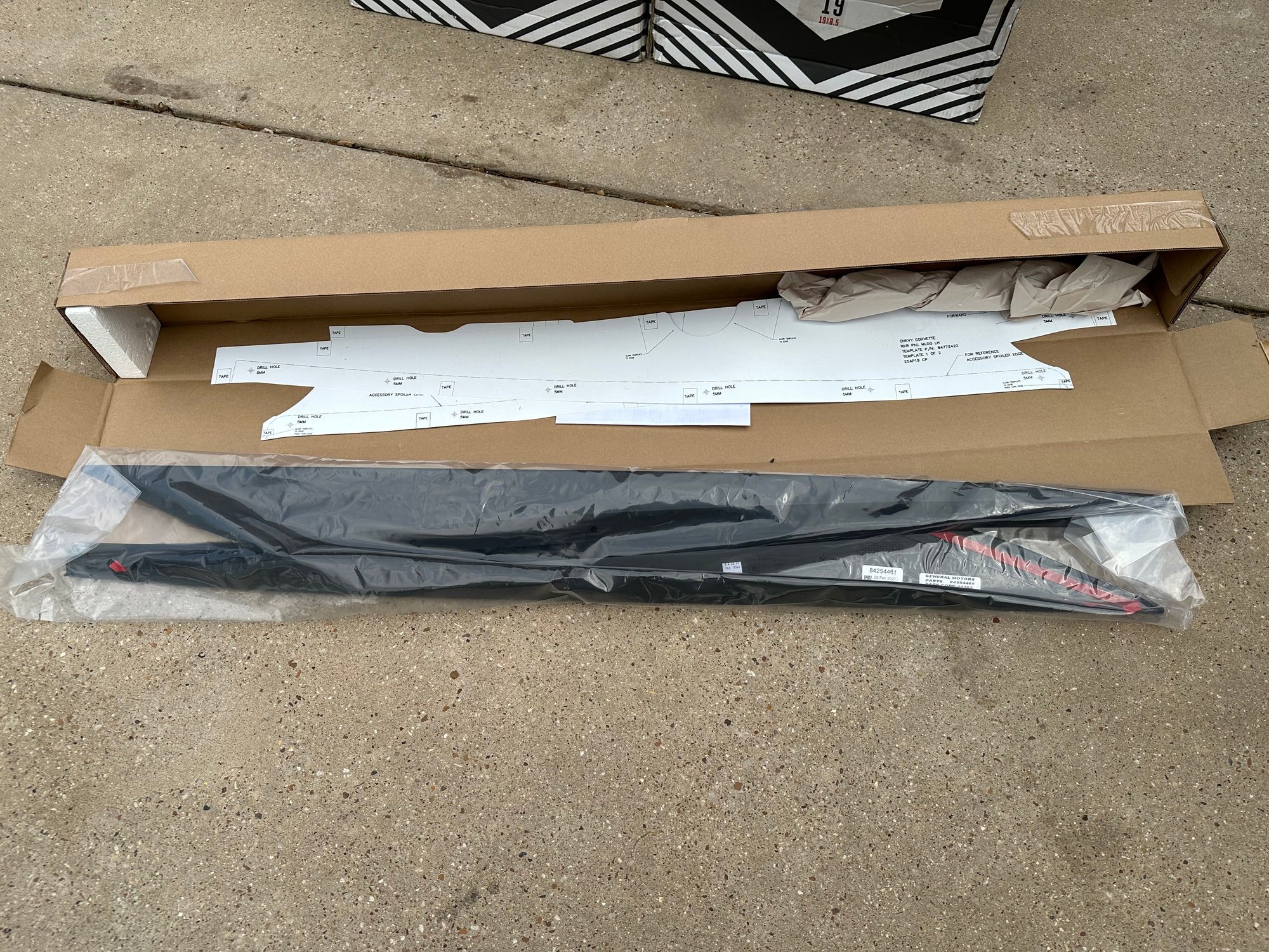FS (For Sale) 2020-2023 C8 Corvette New in Box OEM Rocker Panels ...