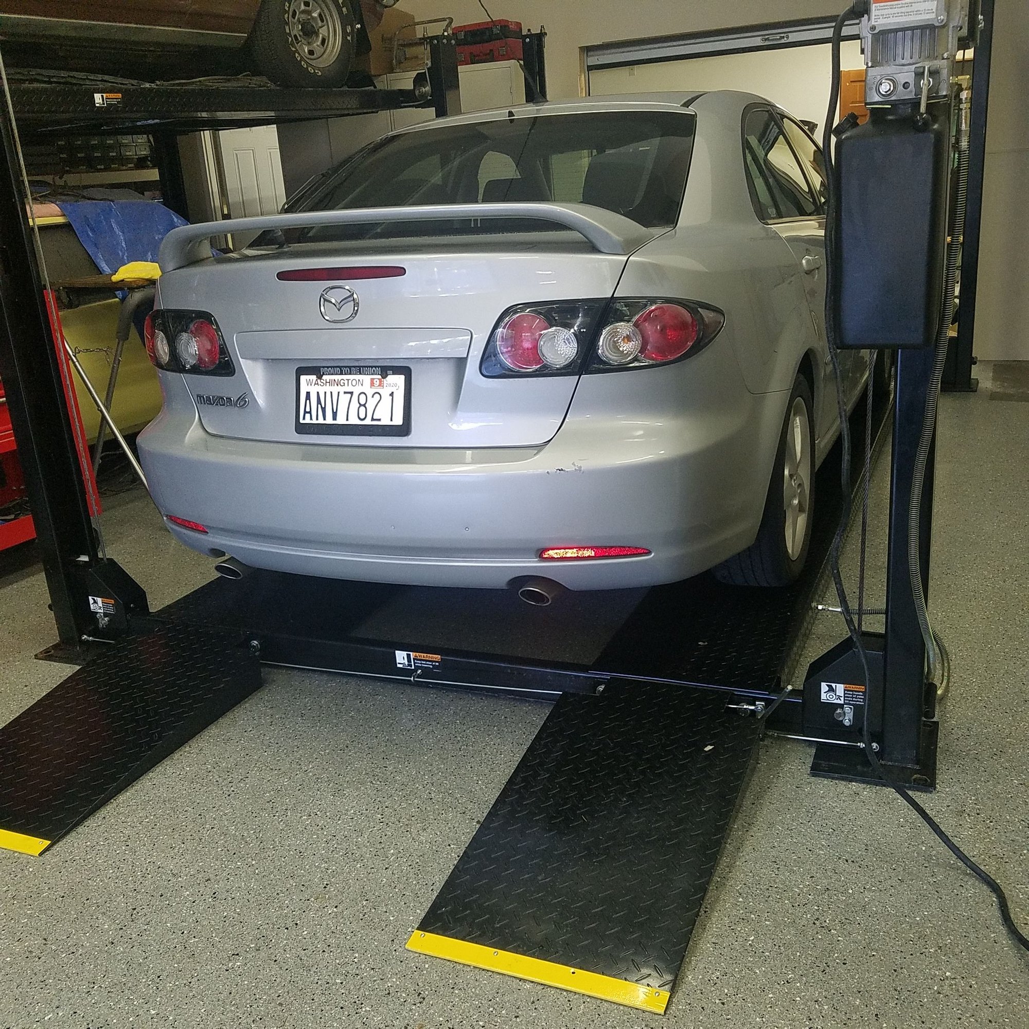 BendPack HD-9XW vs Advantage 9000 DX-9000-XLT four post lifts ...