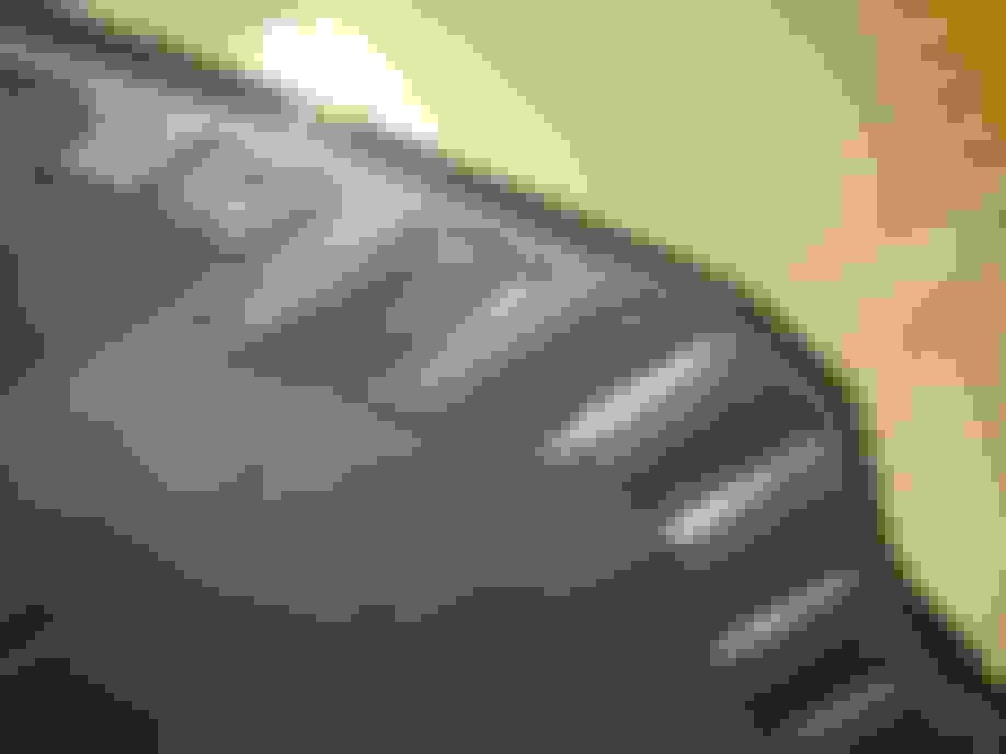 Does Eray have a front air dam under the bumper? Pic inside is it ...