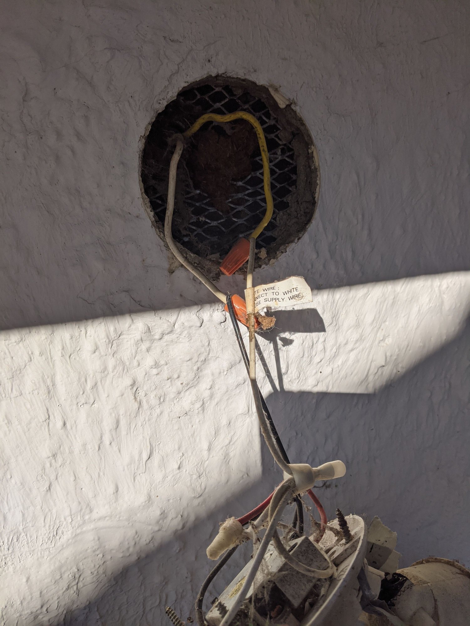 Is it damaged ceiling light or socket - DoItYourself.com Community Forums