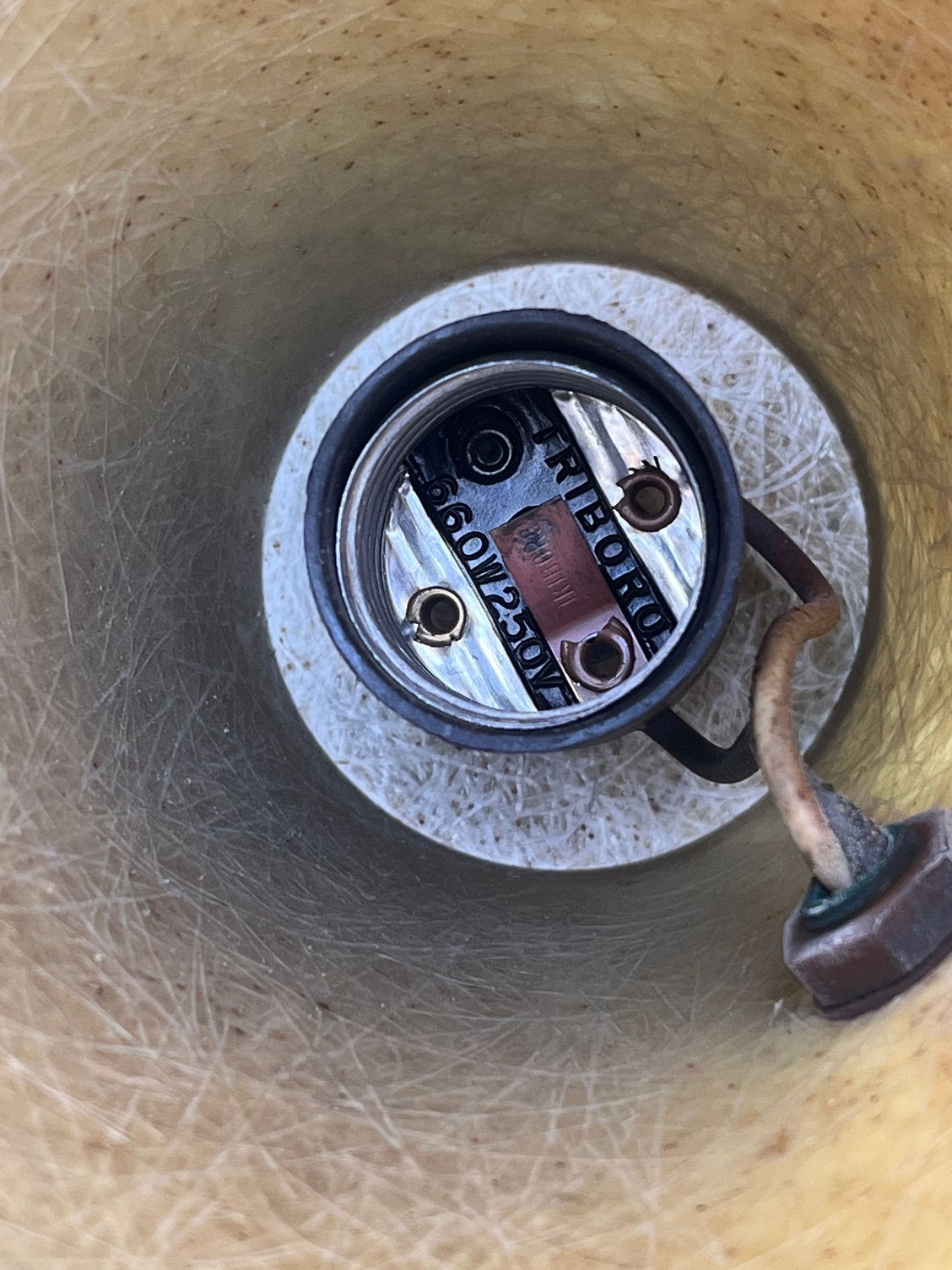 Rewiring MCM tension pole lamp - single socket - DoItYourself.com Community Forums