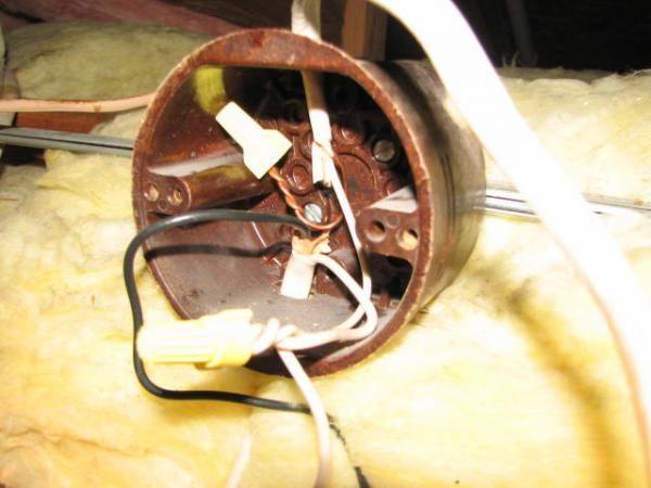 Crossed Circuits - DoItYourself.com Community Forums