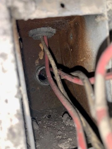 Understanding my current AC cable grounding and continuing the circuit ...