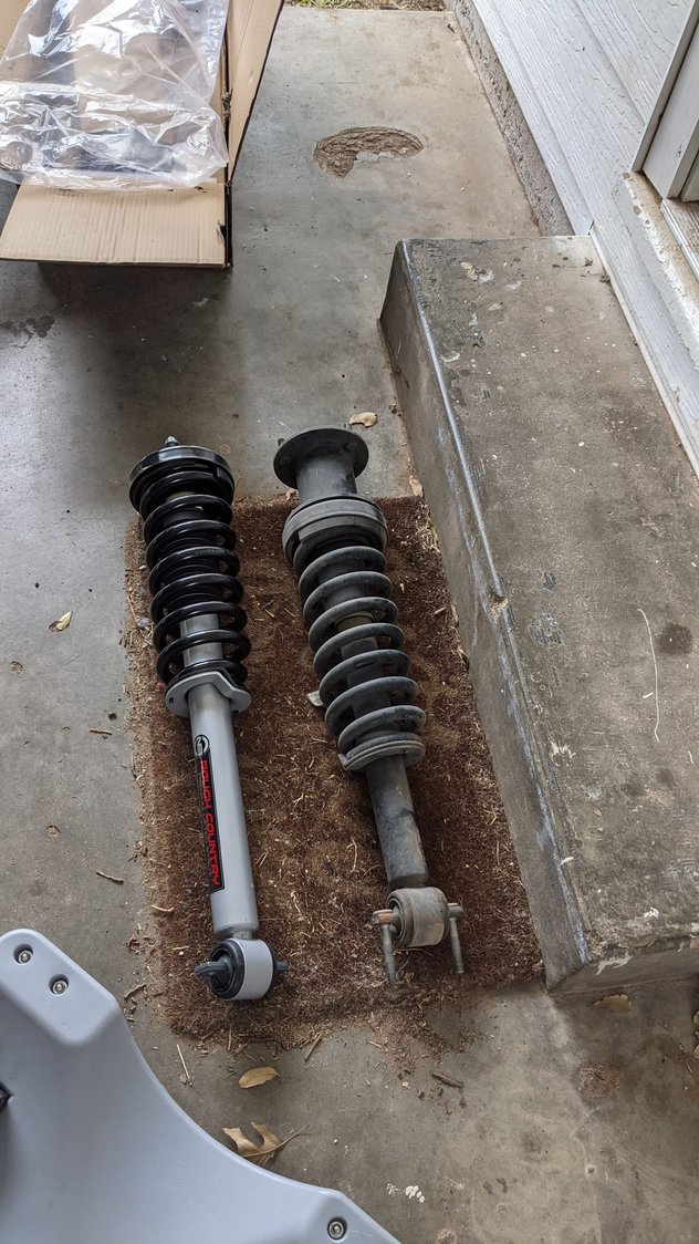 Rough Country N3 Loaded Struts(Lifted) - Ford F150 Forum - Community of ...