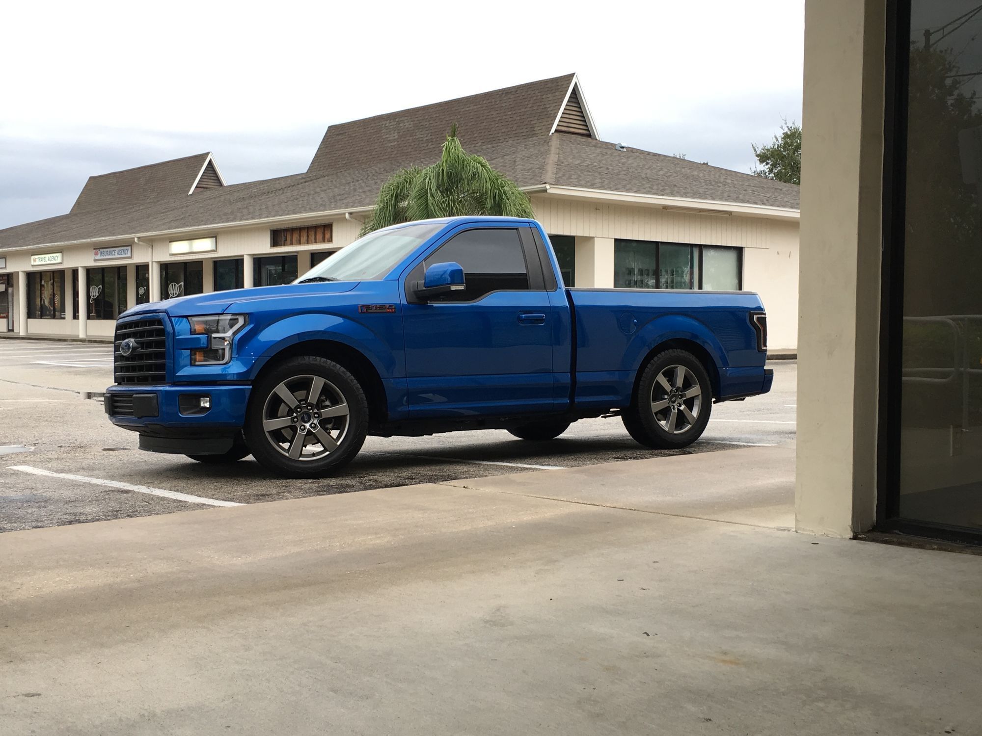 Lightning Blue!! - Damn that's one gorgeous color - Show yours please ...