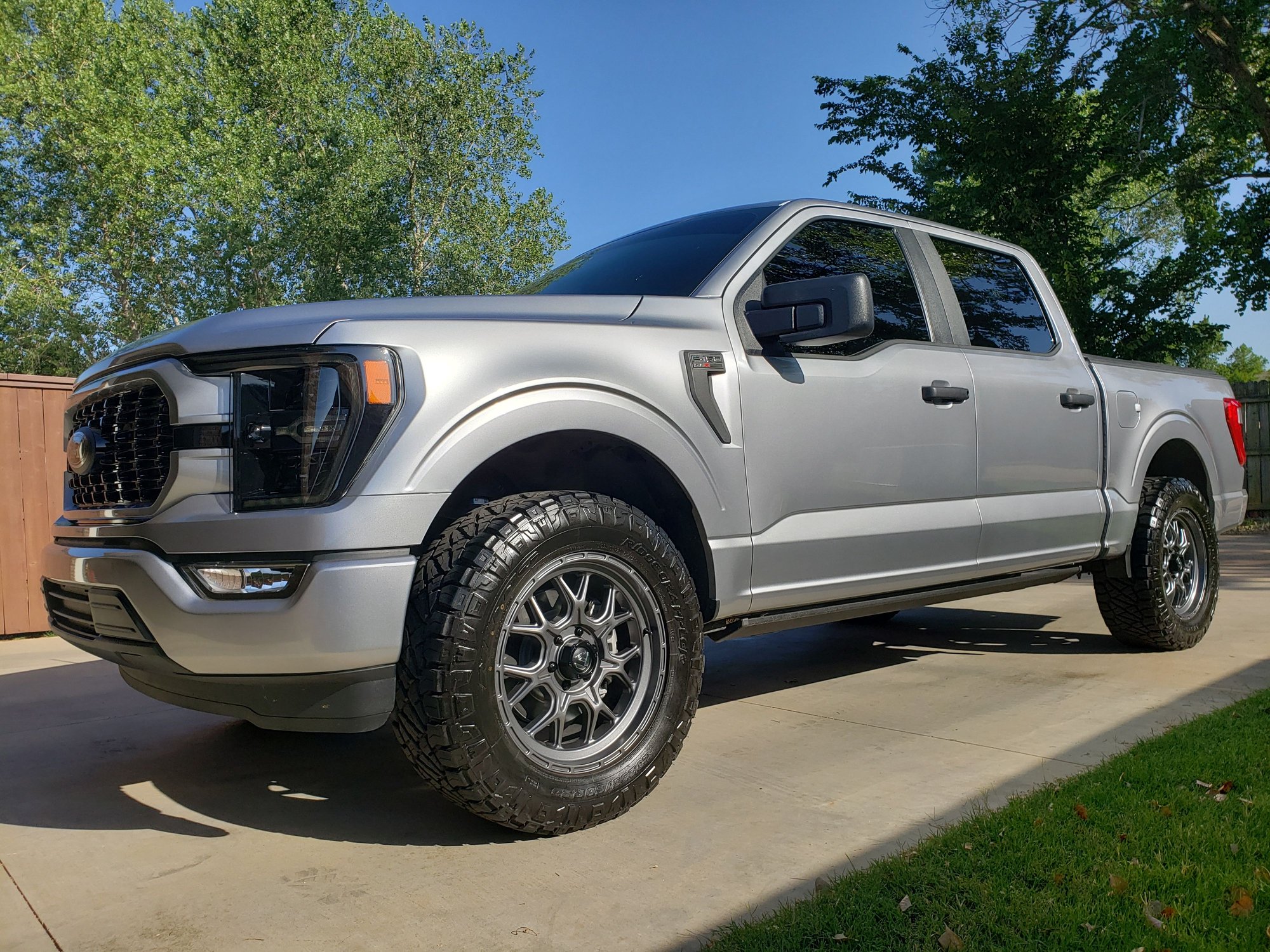 Wheels for gray/silver F150 - Have any pics? - Page 2 - Ford F150 Forum ...