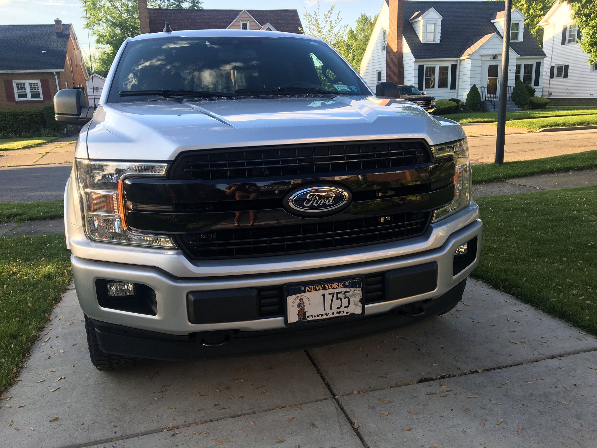 18+ Black Lariat Grille on Ingot Silver XLT - Page 2 - Ford F150 Forum ...