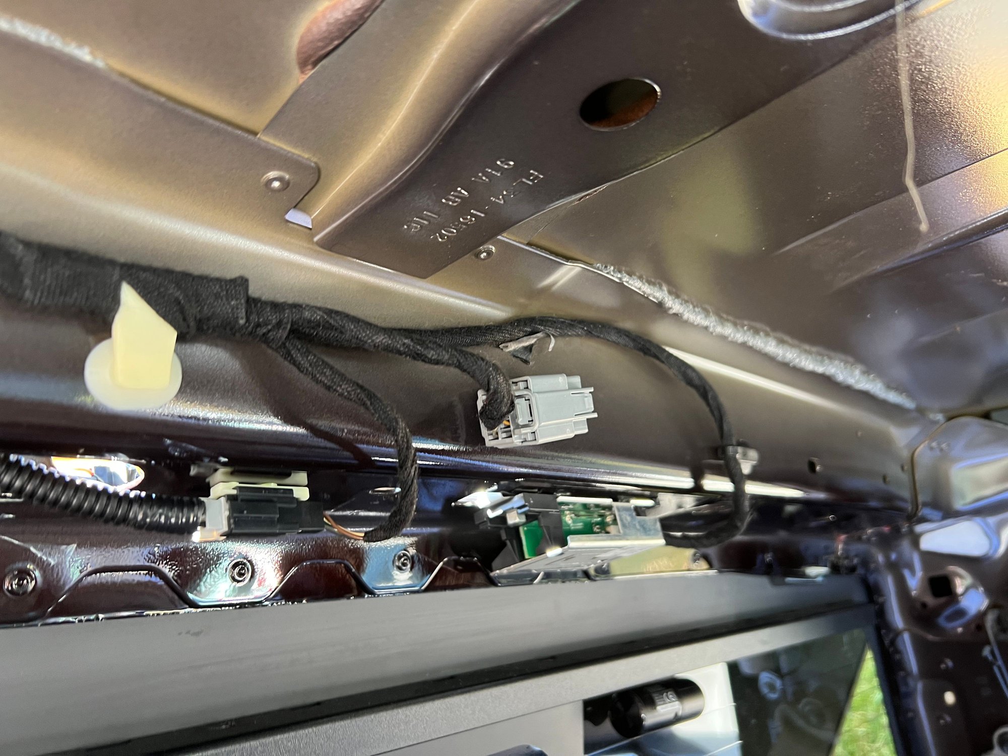 Identify these harnesses in headliner? 2019 XTL - Ford F150 Forum ...