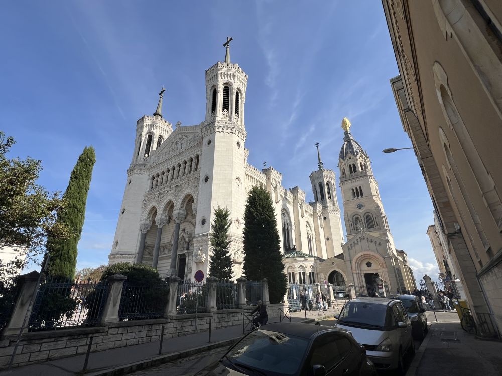 Endless jet set and glamour - or just a few fill-ins? - Page 2 ...