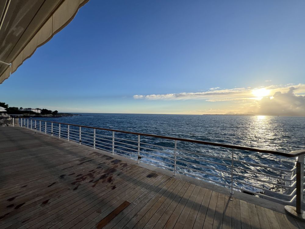 Endless jet set and glamour - or just a few fill-ins? - Page 4 ...