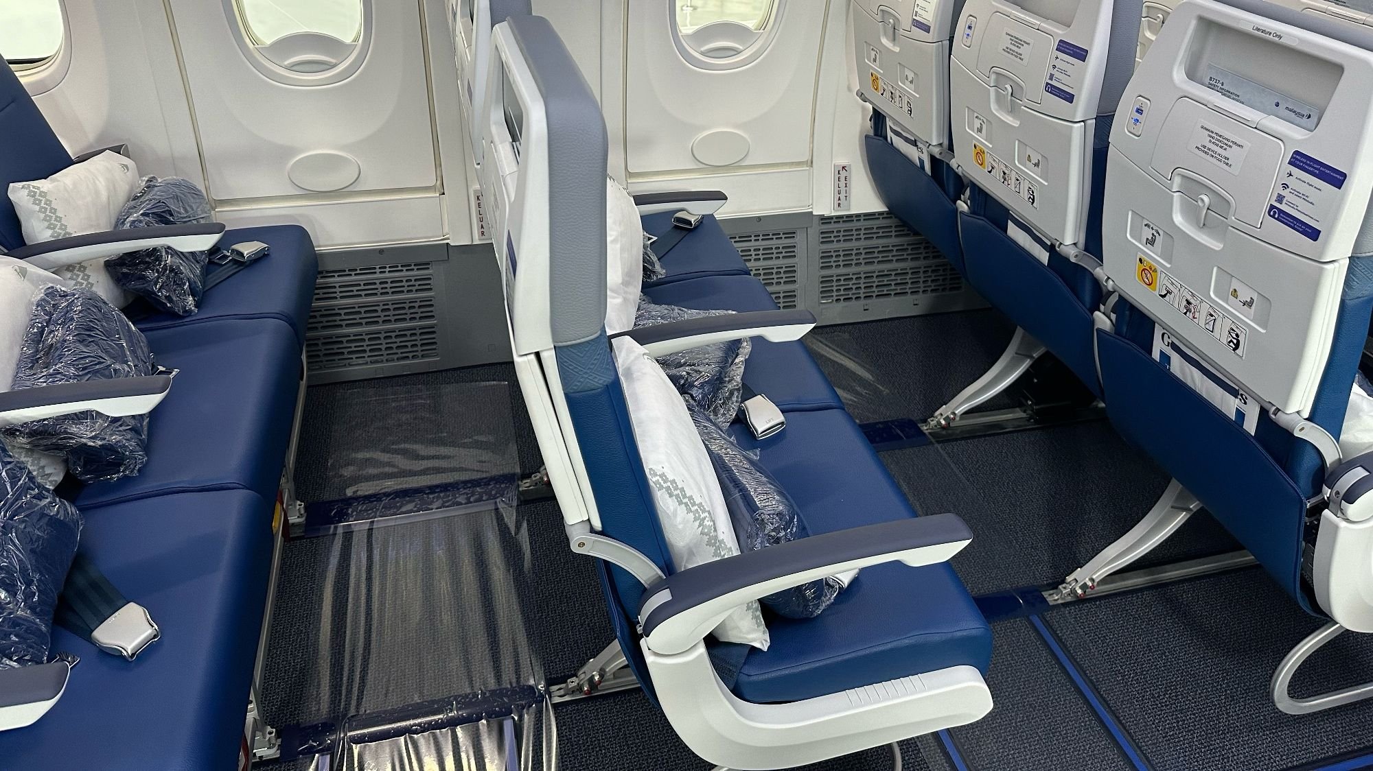 New config 737 economy 'bulkhead' seats - FlyerTalk Forums