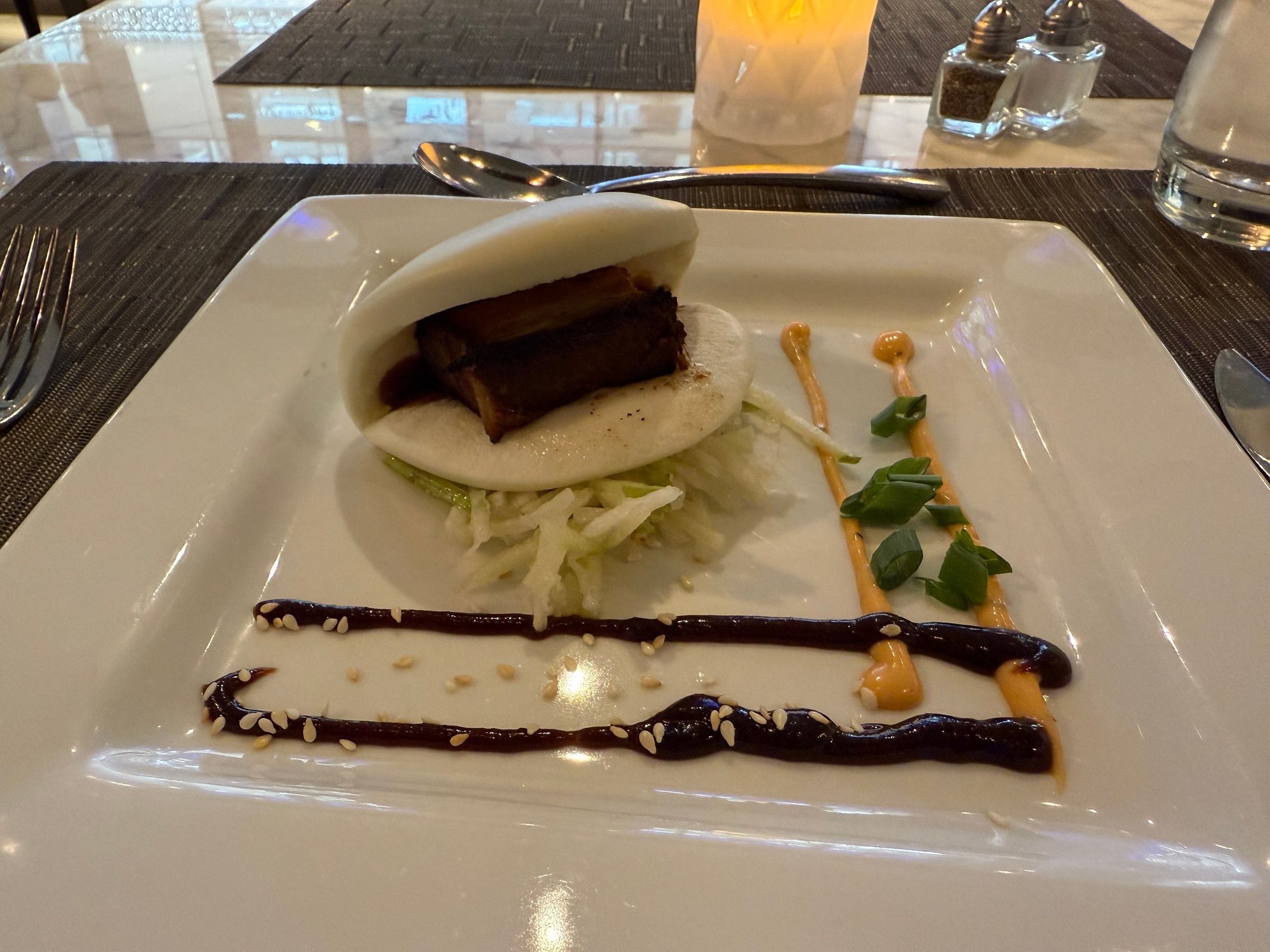 IAH Polaris lounge (E11/12 - top fl) -- Reviews, Experiences, Q&A ...