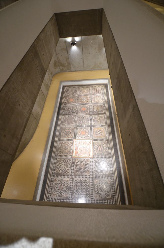 Endless jet set and glamour - or just a few fill-ins? - Page 2 ...