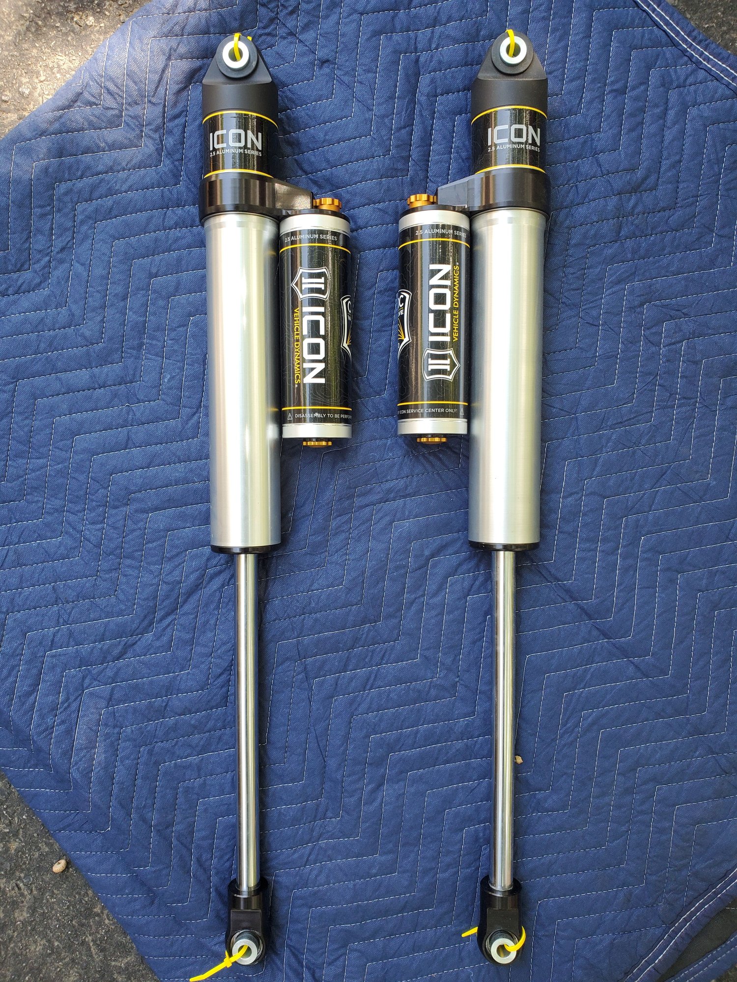 Icon 2.5 series rear shocks '99 and up Super Duty - Ford Truck ...