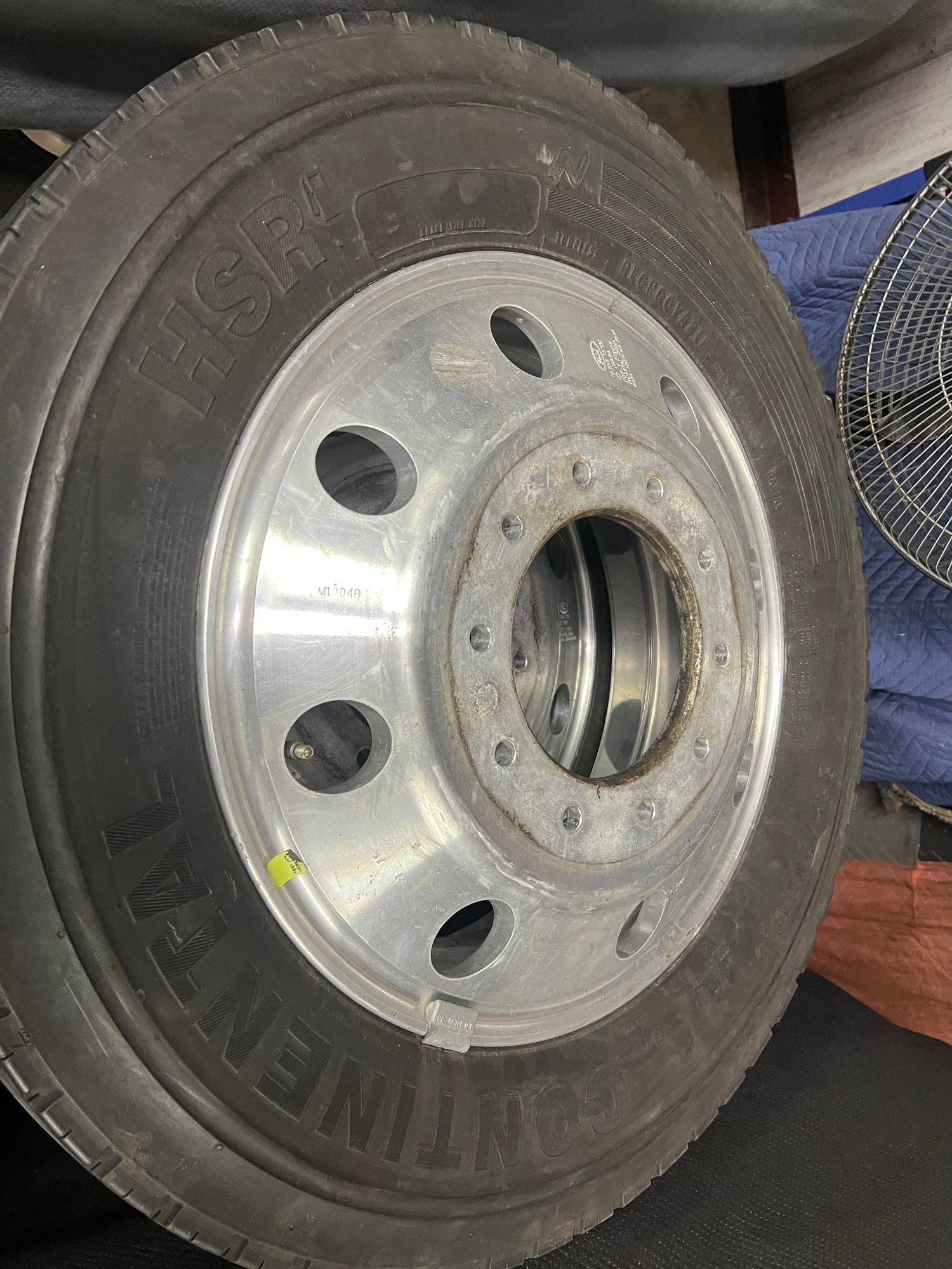 2017-2023 Ford F450 19.5 inch OEM 7 Rims Wheels with New Tires Oem Caps ...