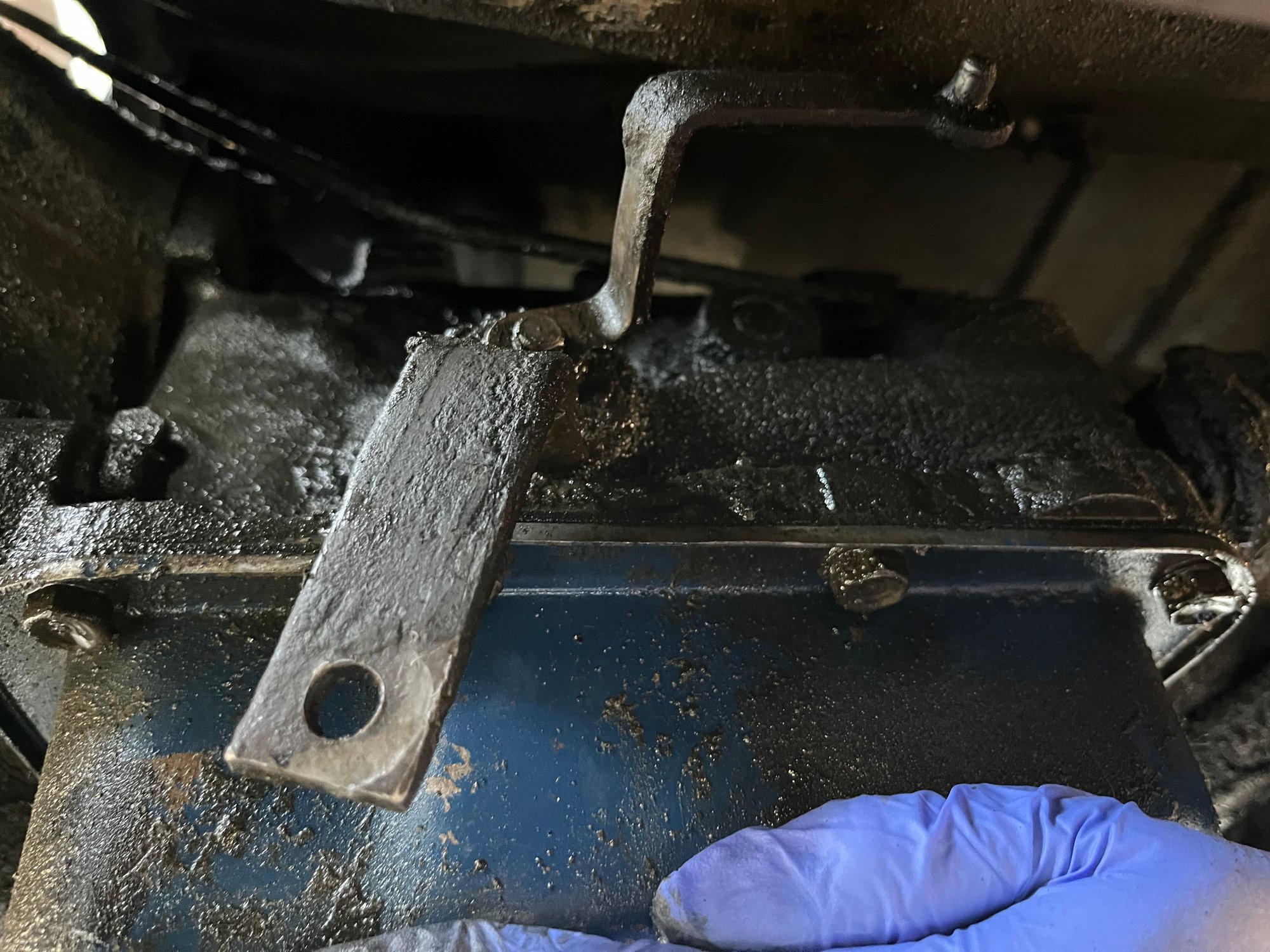 Shifter arm and fastener? - Ford Truck Enthusiasts Forums