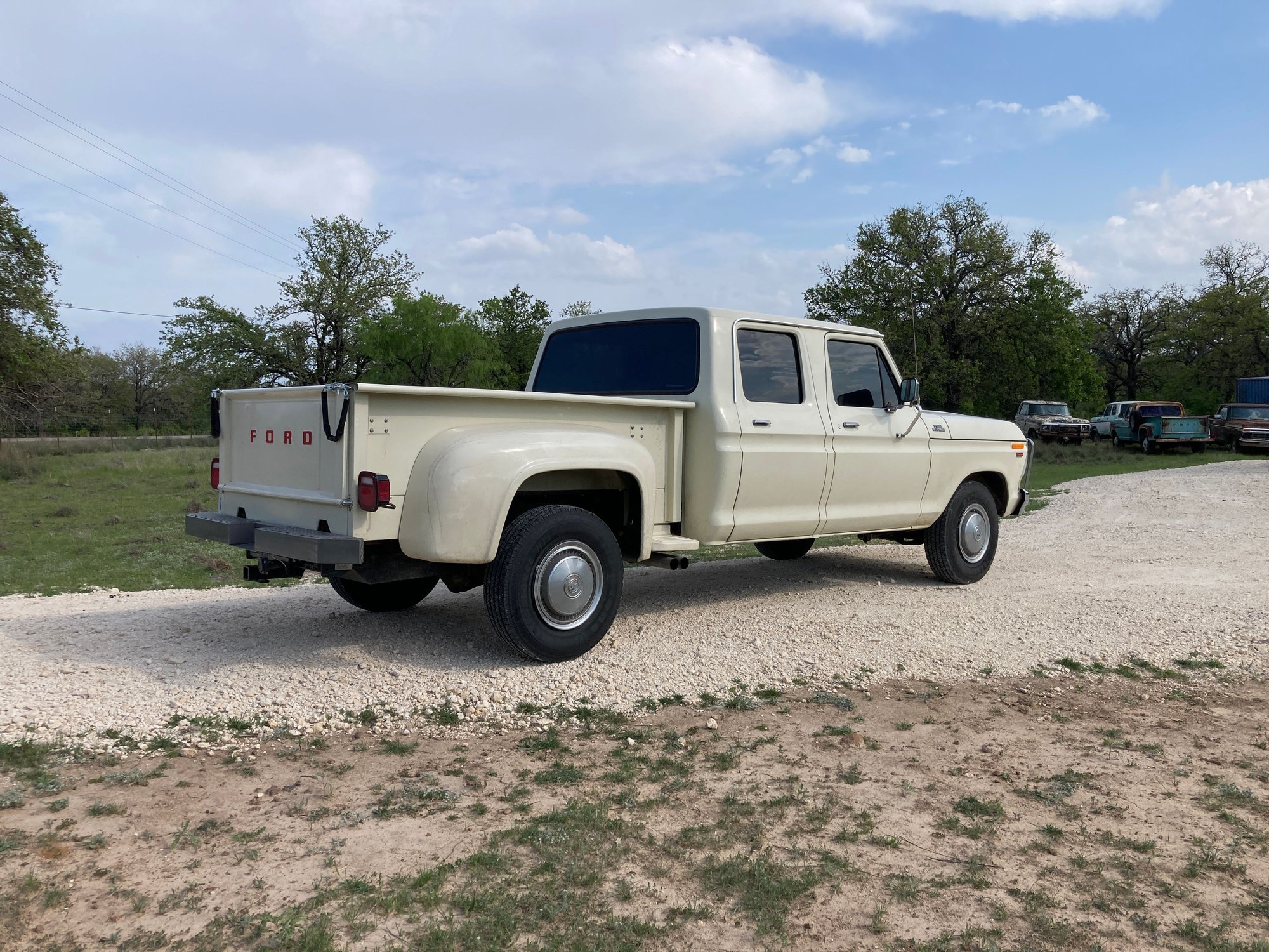 Emblems / original side steps crew cab - Ford Truck Enthusiasts Forums