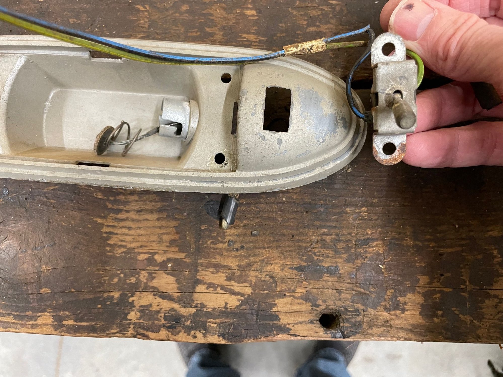 Dome Light Install - Ford Truck Enthusiasts Forums