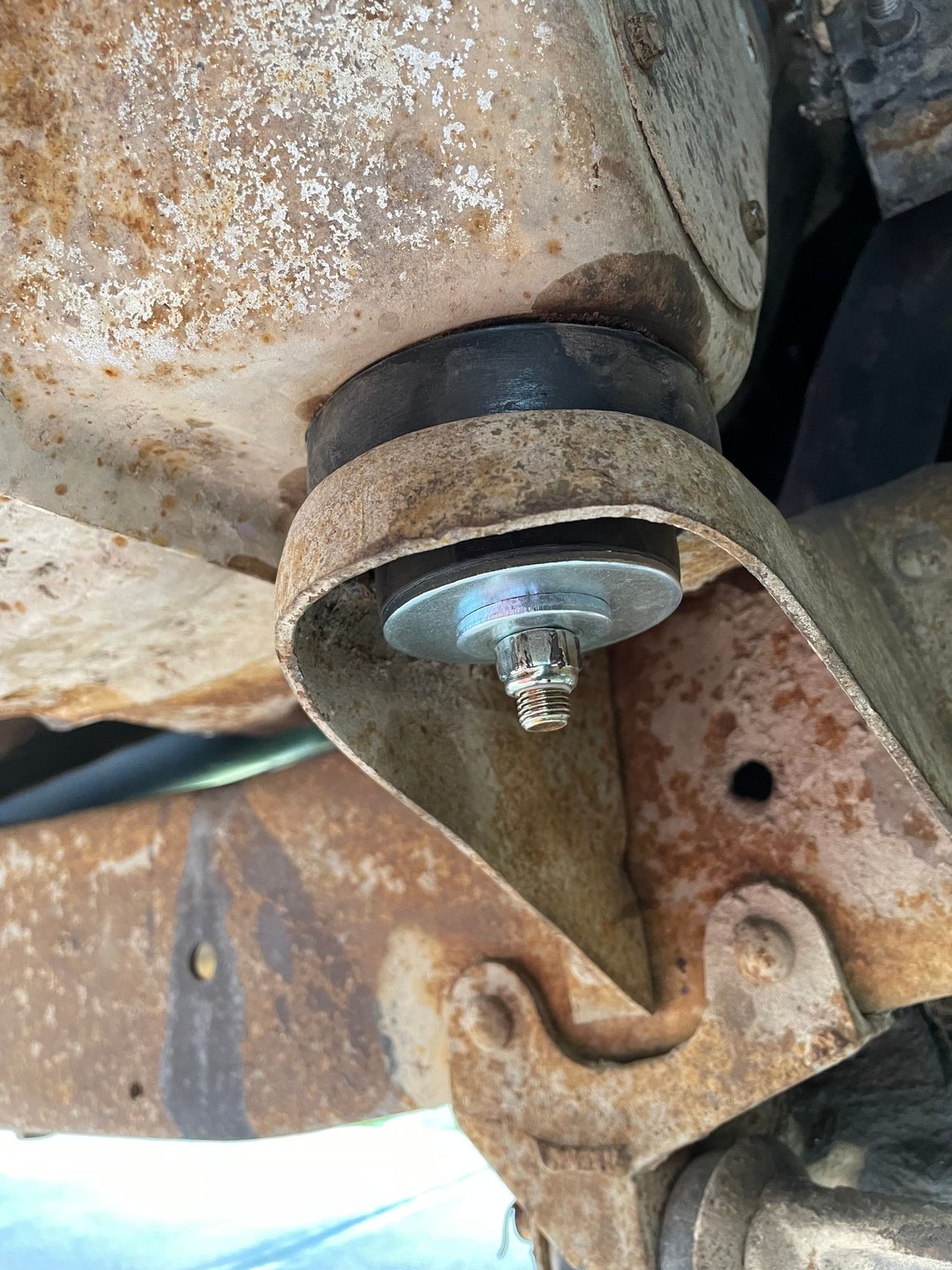Body mount busing replacement write down - Ford Truck Enthusiasts Forums