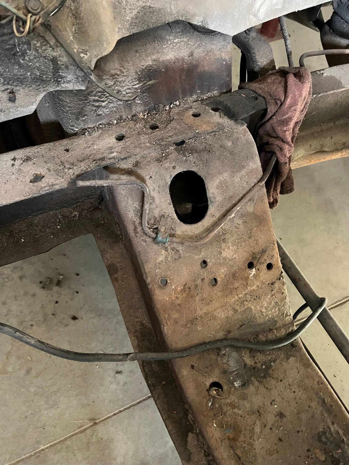 79 300 engine perch location - Ford Truck Enthusiasts Forums