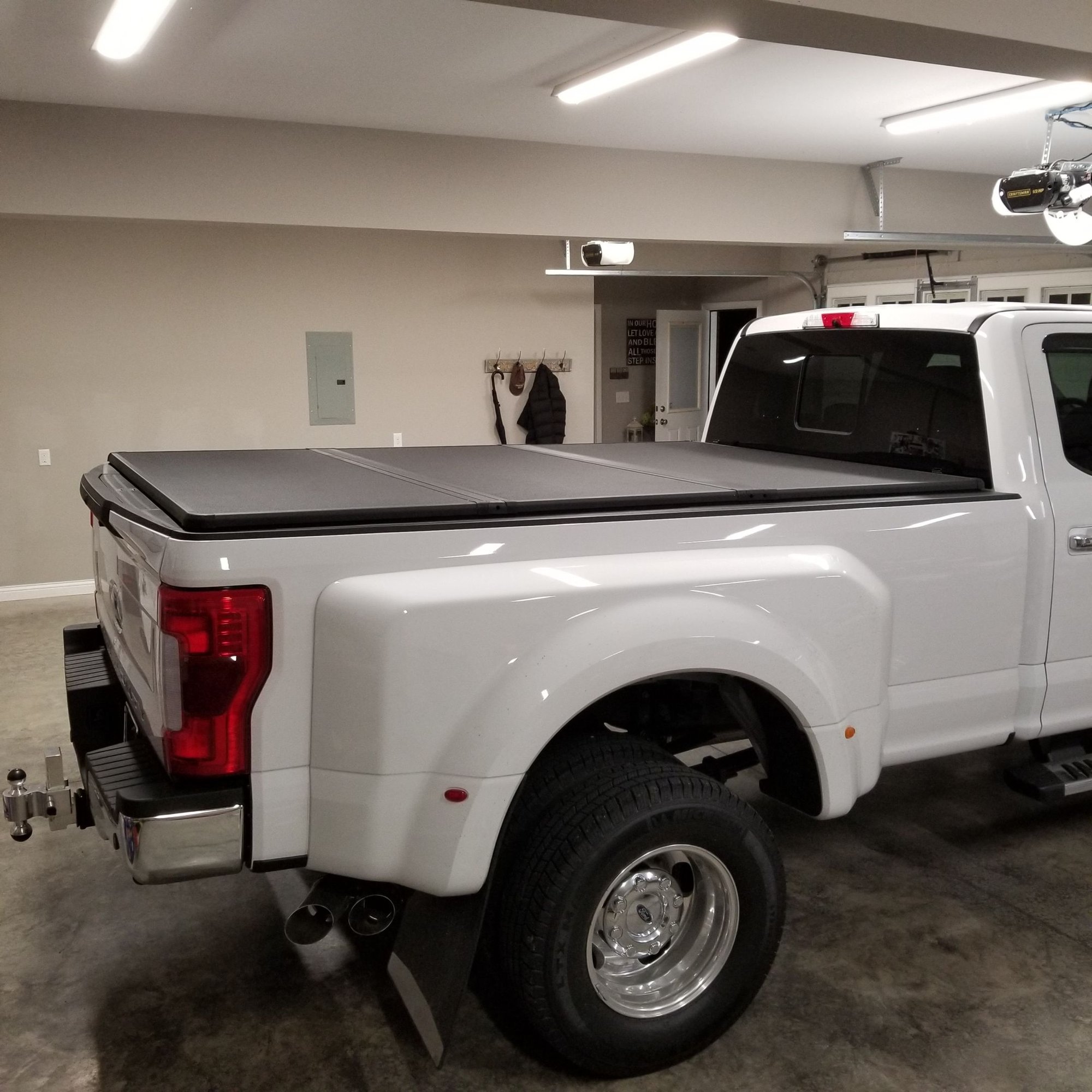 2019 F350 Lariat Ultimate dually with Leer 700 tonneau. - Ford Truck ...