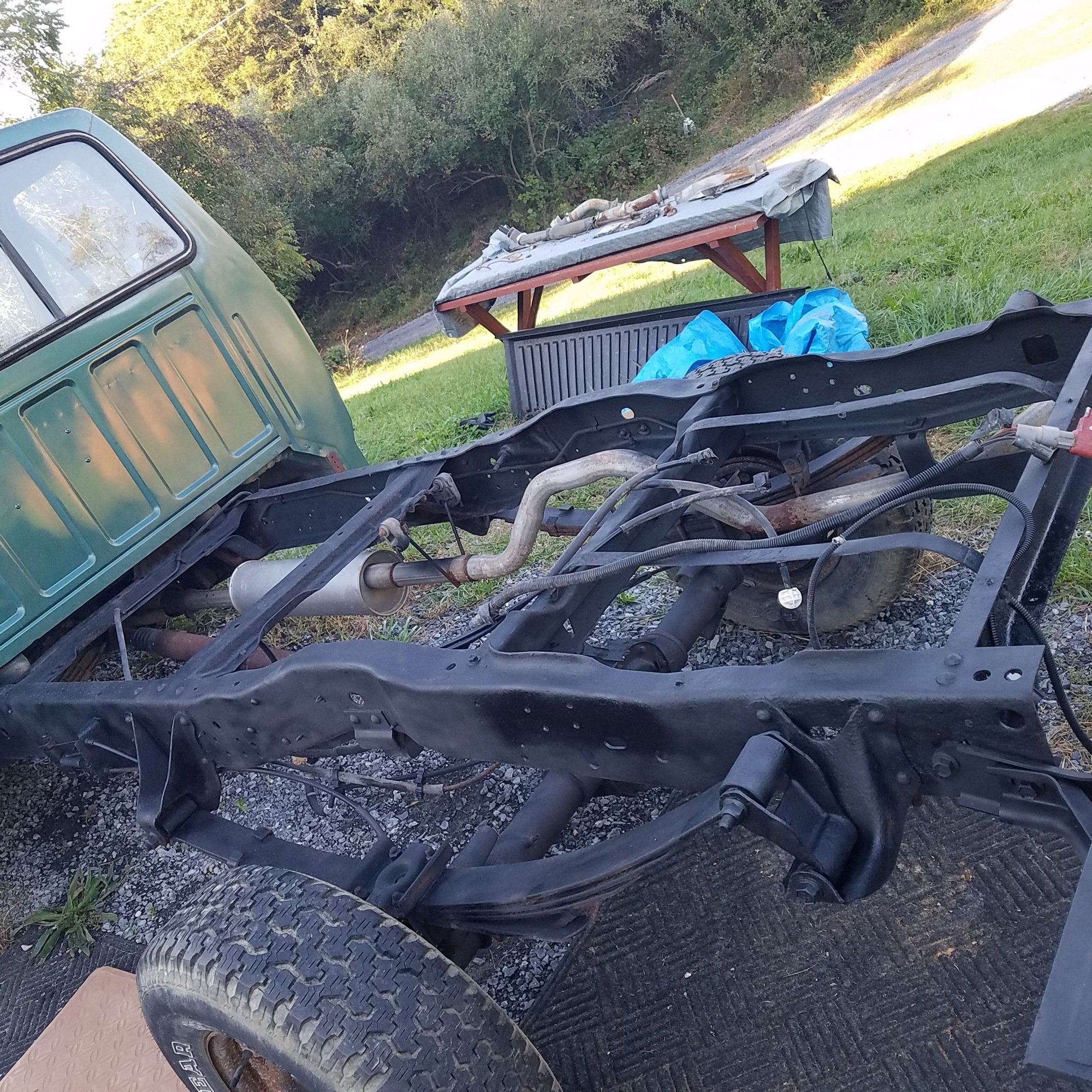 Rear shackle removal 89 f150 4x4 - Ford Truck Enthusiasts Forums