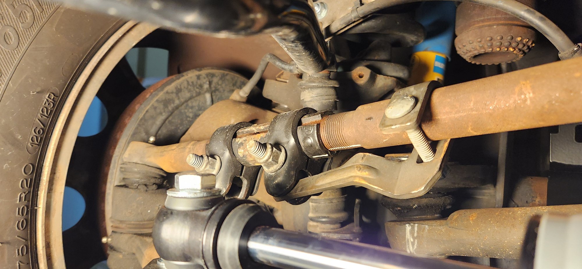 F350 Outer Tie Rod End Adjustment Sleeve SAFETY WIRE - Ford Truck ...