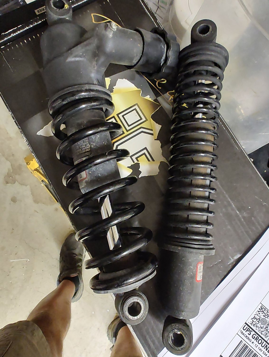Harley OEM Hand Adjust Shocks - Harley Davidson Forums