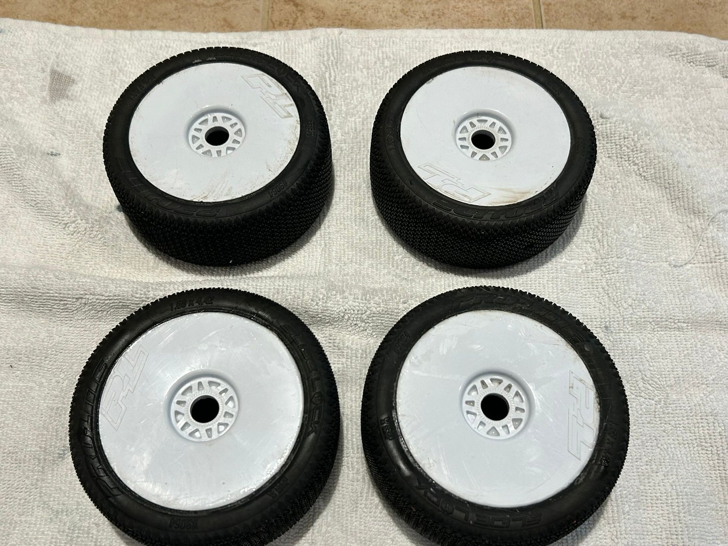 Proline Slidelock tires - M3 Compound - buggy on white - R/C Tech Forums