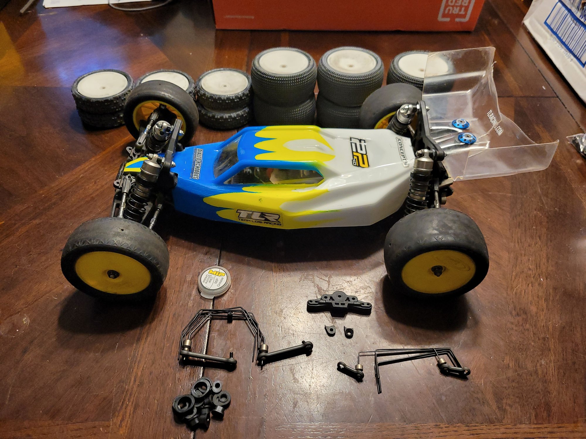 TLR 22 4.0 spec racer edition rtr minus radio and receiver - R/C Tech ...